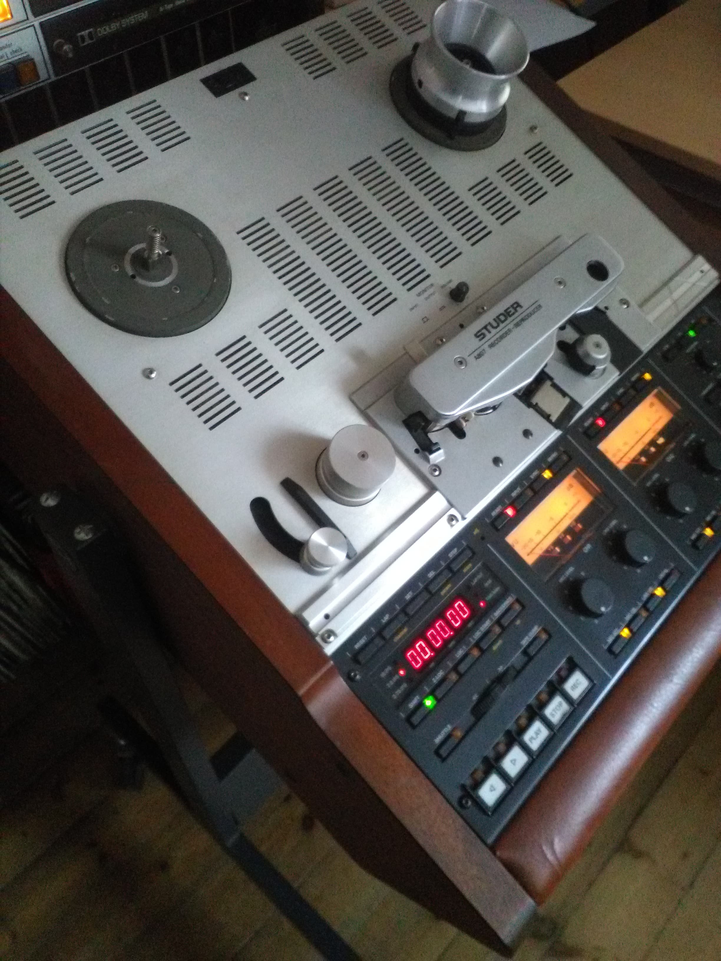 A807 - Studer A807 - Audiofanzine