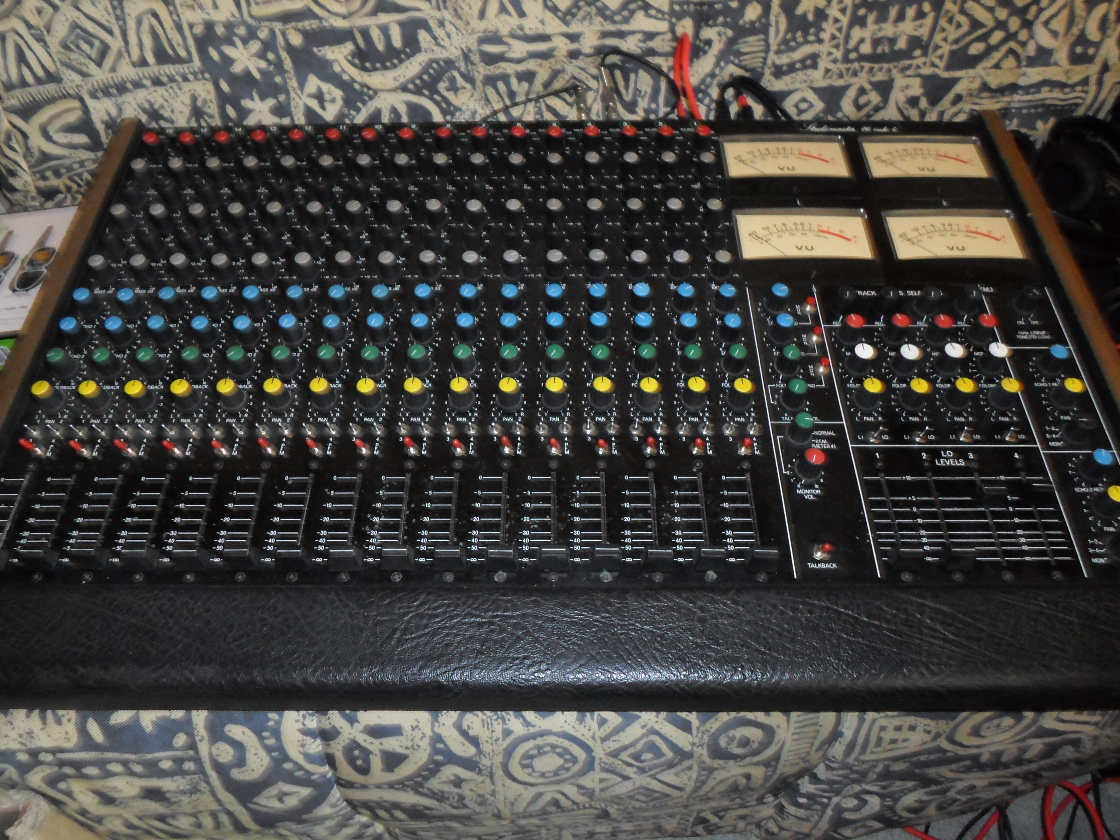16 Into 4 - Studiomaster 16 Into 4 - Audiofanzine