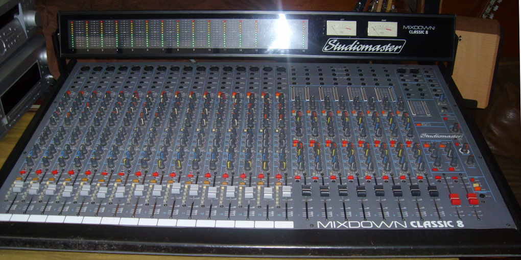 Anyone ever restore a console? This was gifted to me : r/livesound