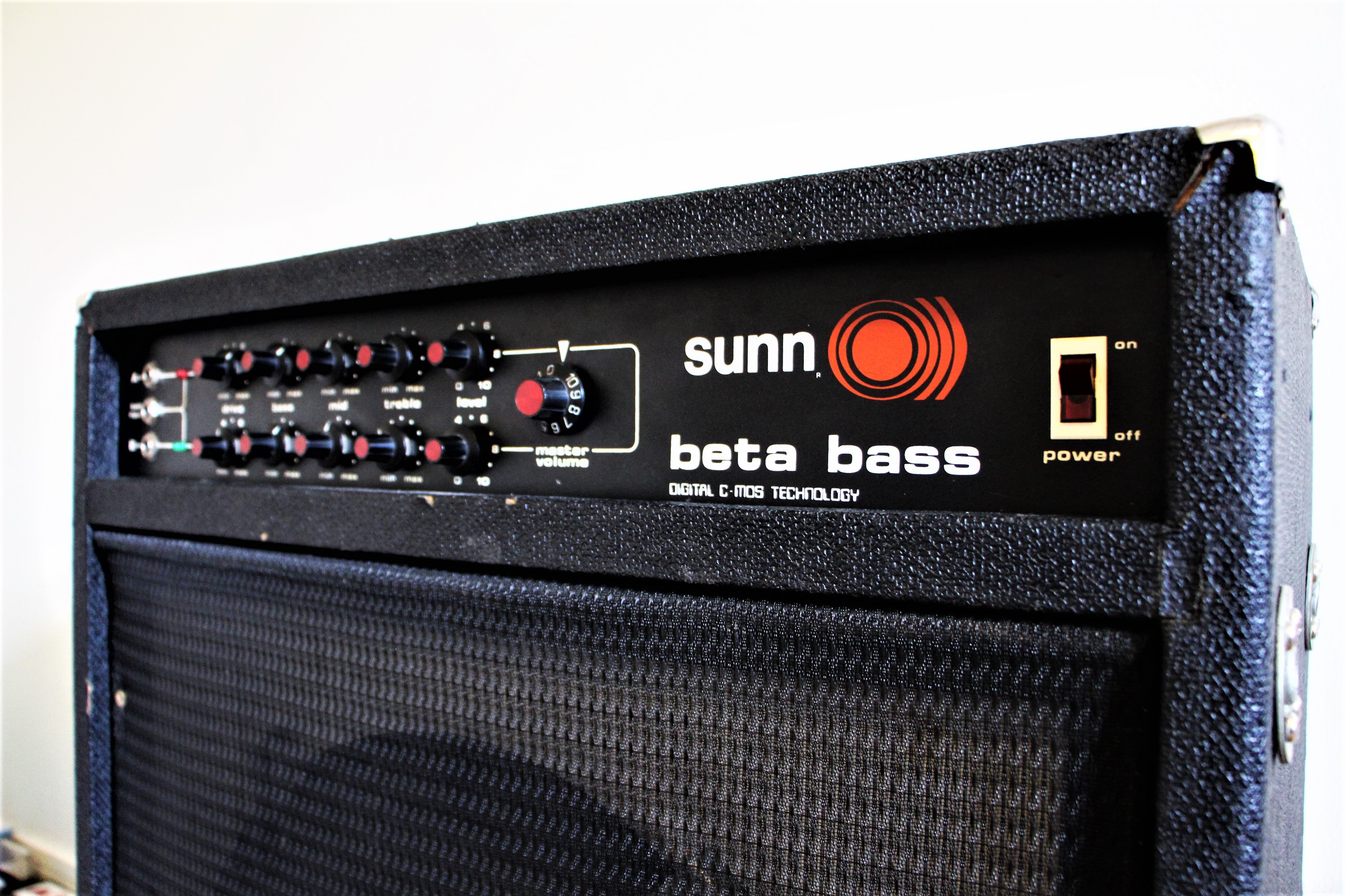 BETA BASS 100 - Sunn Beta Bass 100 - Audiofanzine