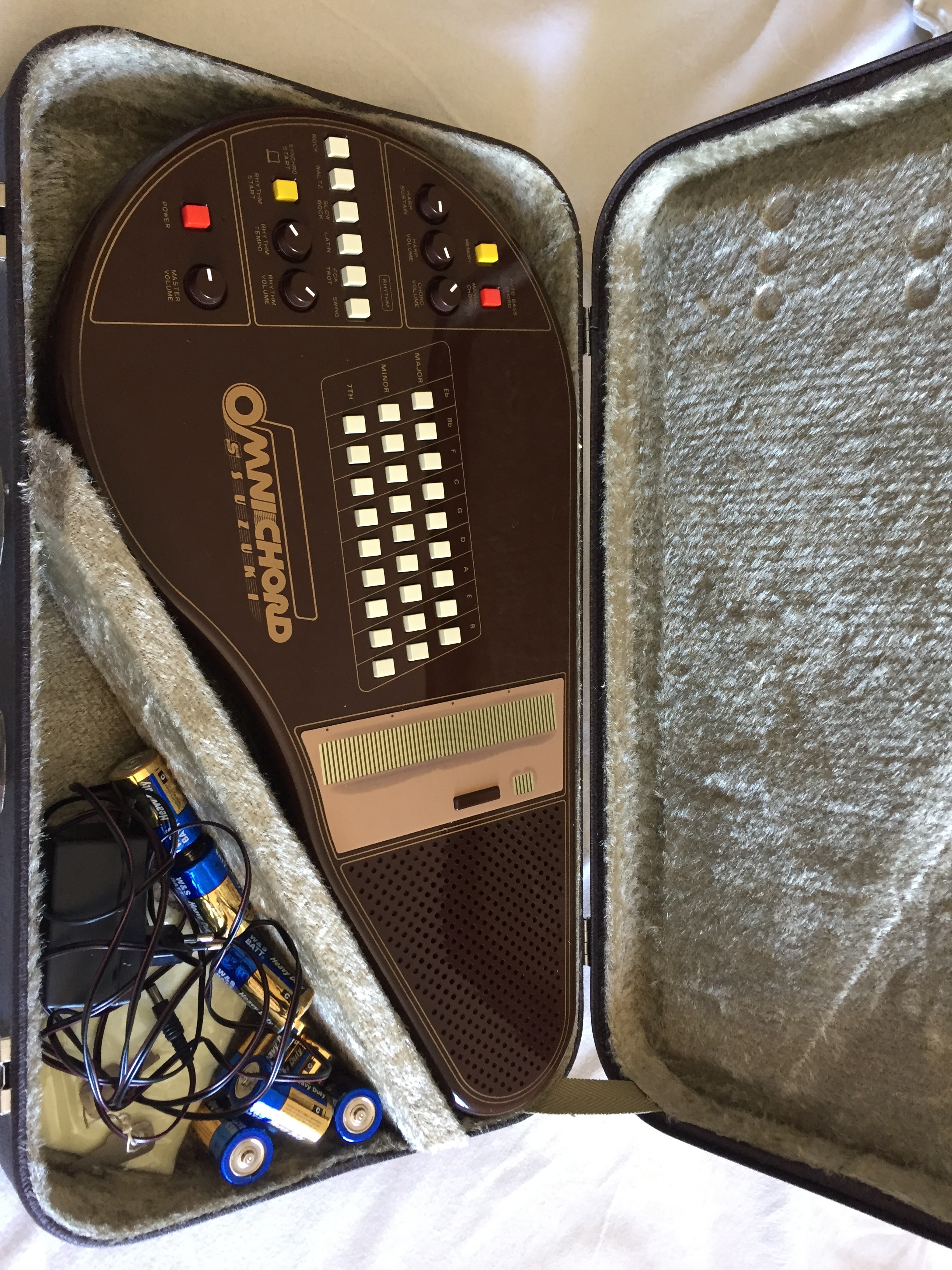 OMNICHORD OM27 - Suzuki Omnichord OM27 - Audiofanzine