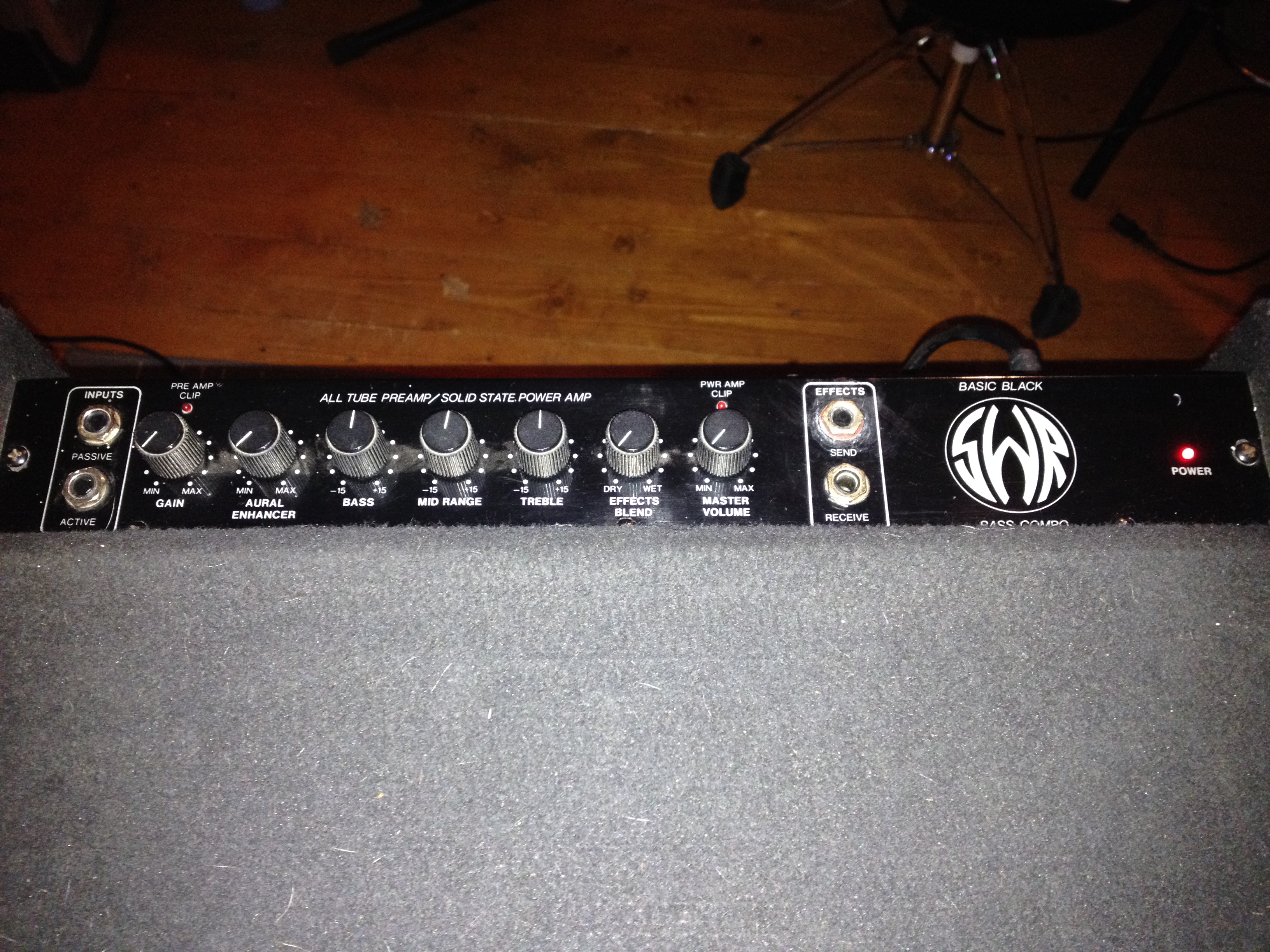 BASIC BLACK - SWR Basic Black - Audiofanzine