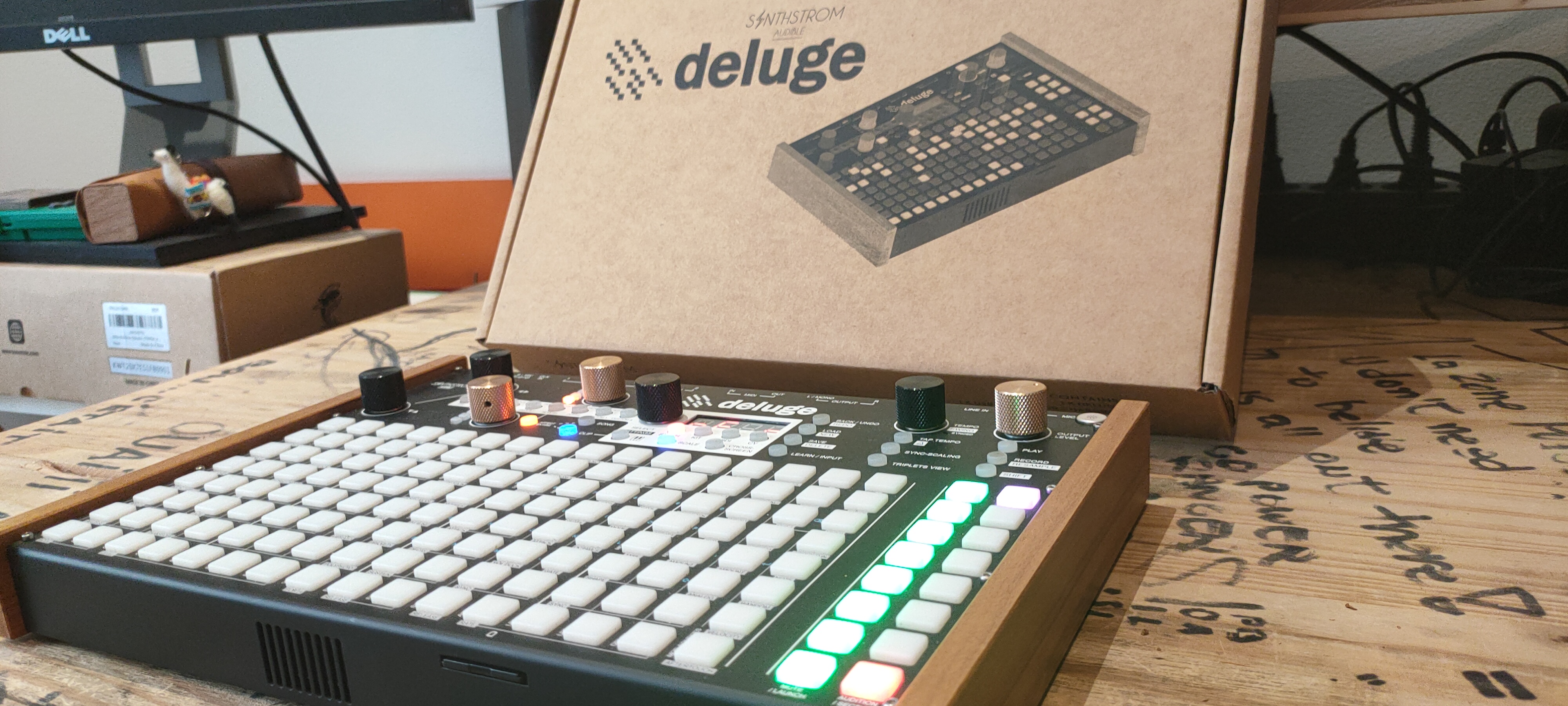 Deluge - Synthstrom Audible Deluge - Audiofanzine