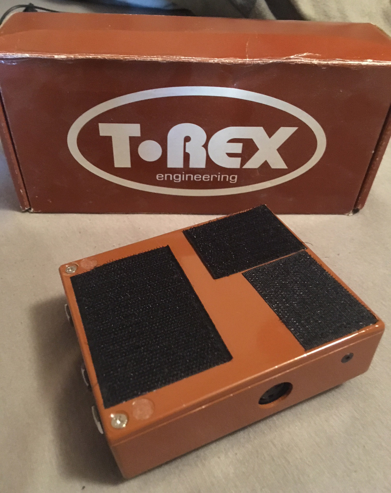 REPLICA - T-Rex Engineering Replica - Audiofanzine REPLICA - T-Rex Engineering Replica - Audiofanzine
