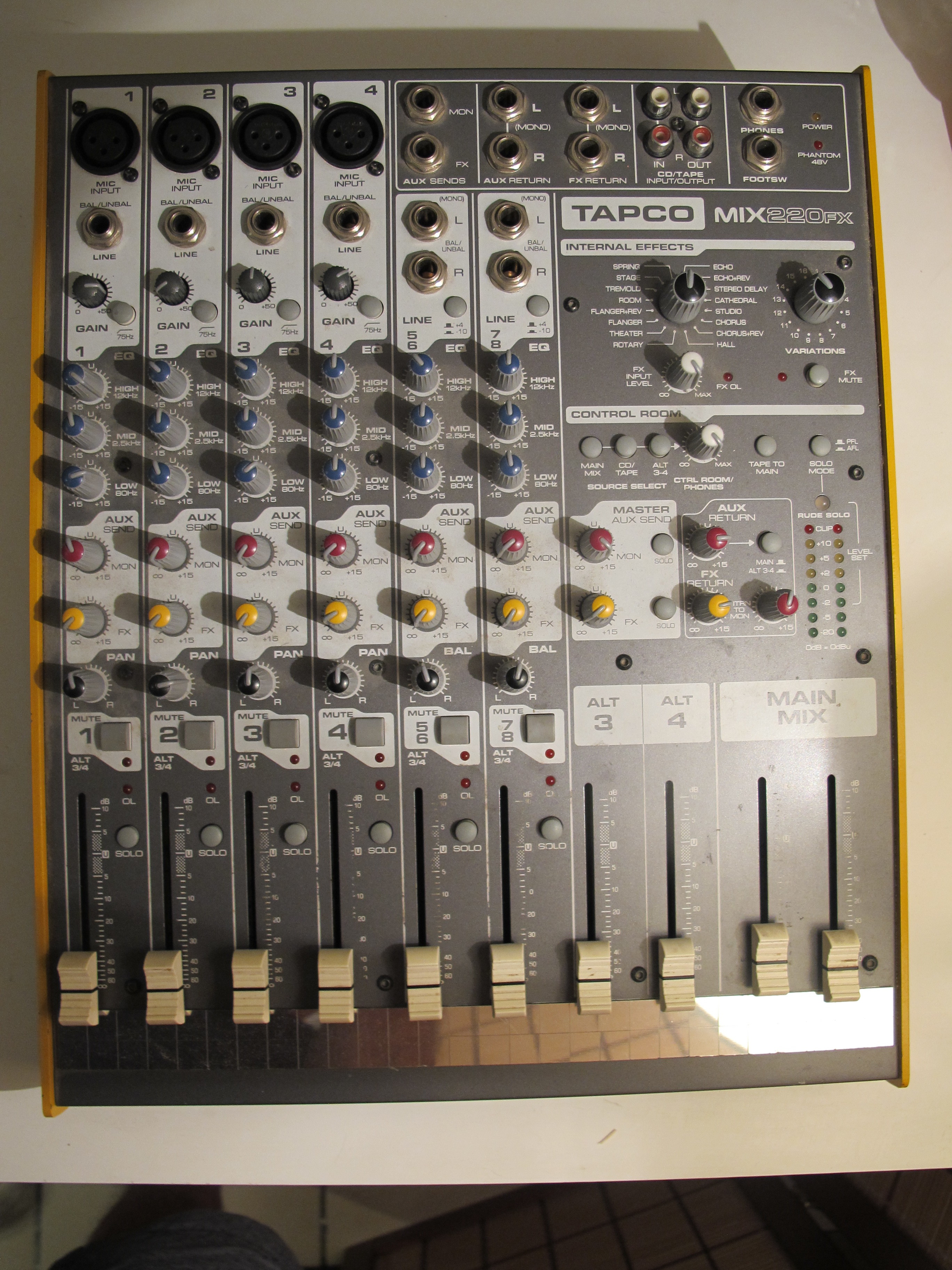 MIX 220 FX - Tapco Mix 220 FX - Audiofanzine