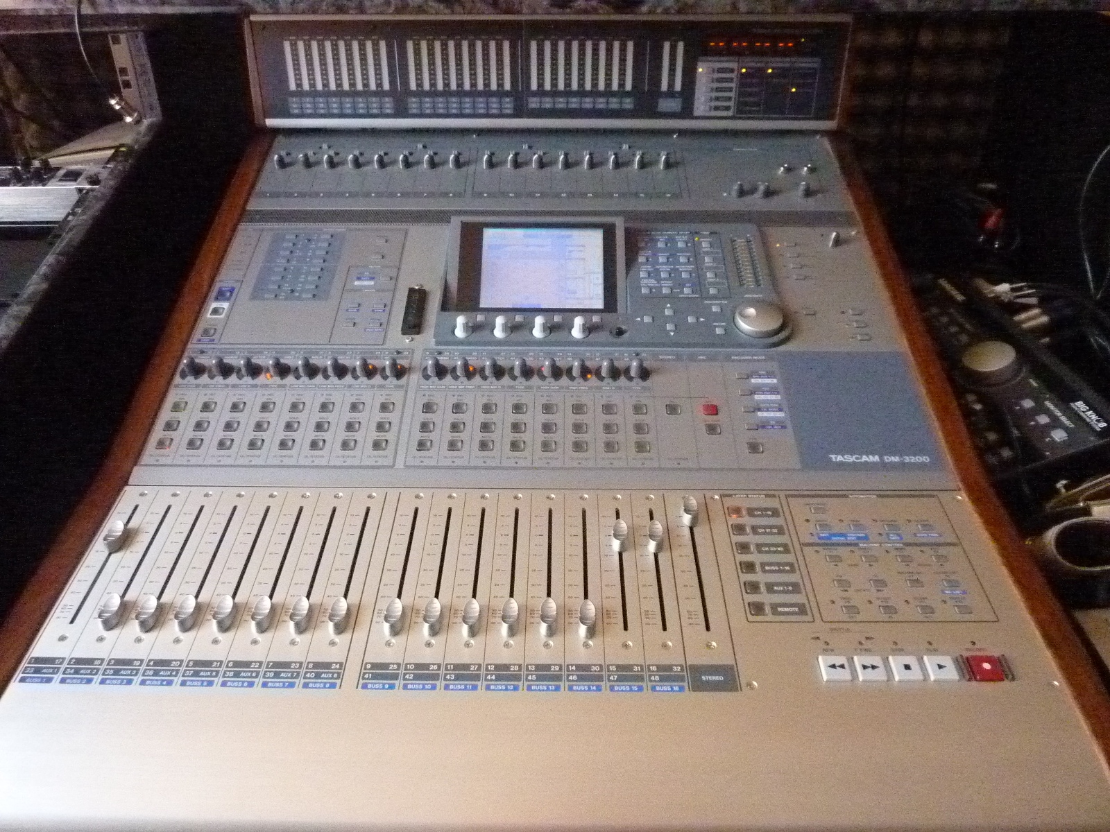 Photo Tascam DM-3200 : Tascam DM-3200 (82879) (#1018576) - Audiofanzine