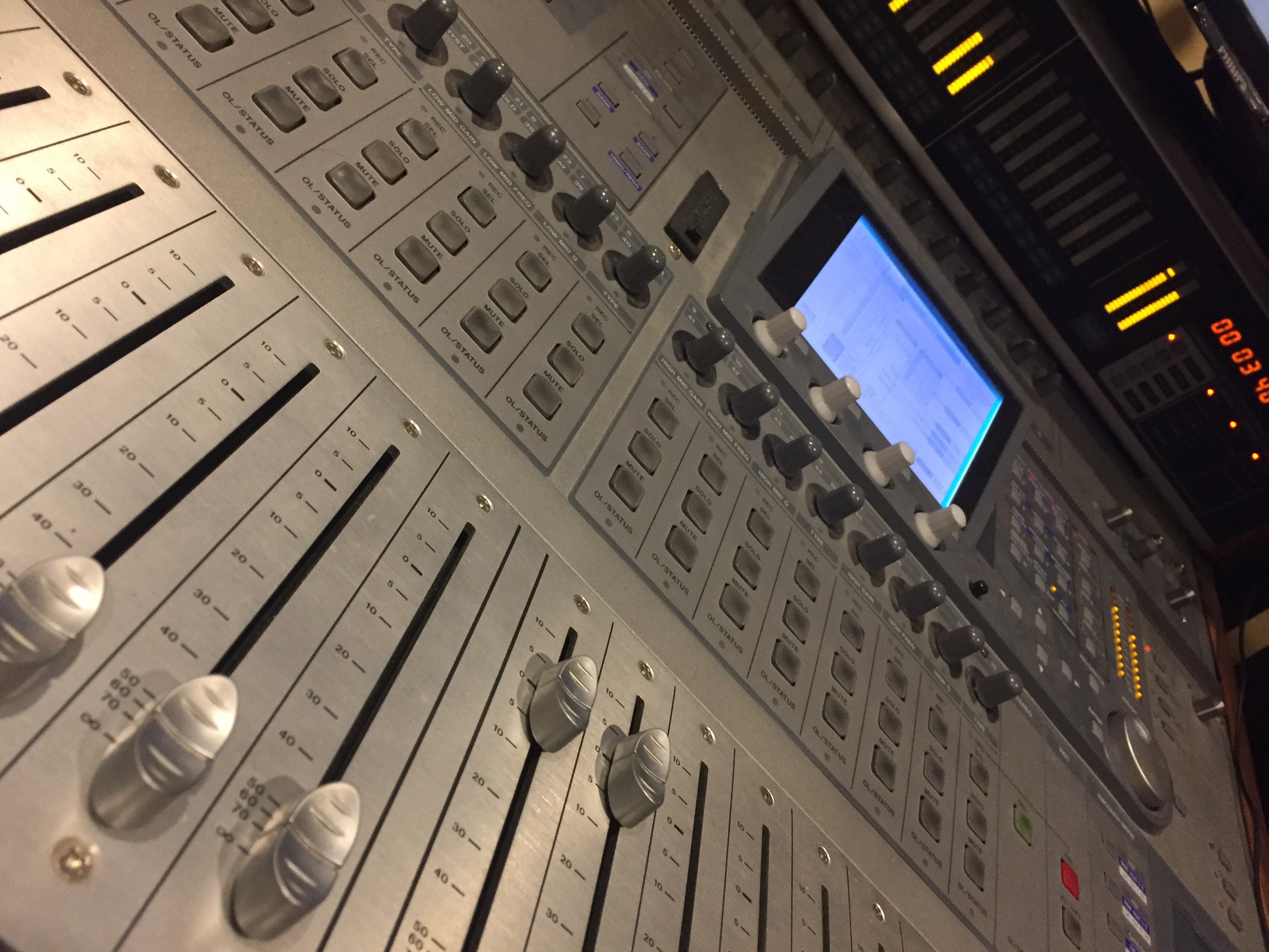 DM-3200 - Tascam DM-3200 - Audiofanzine