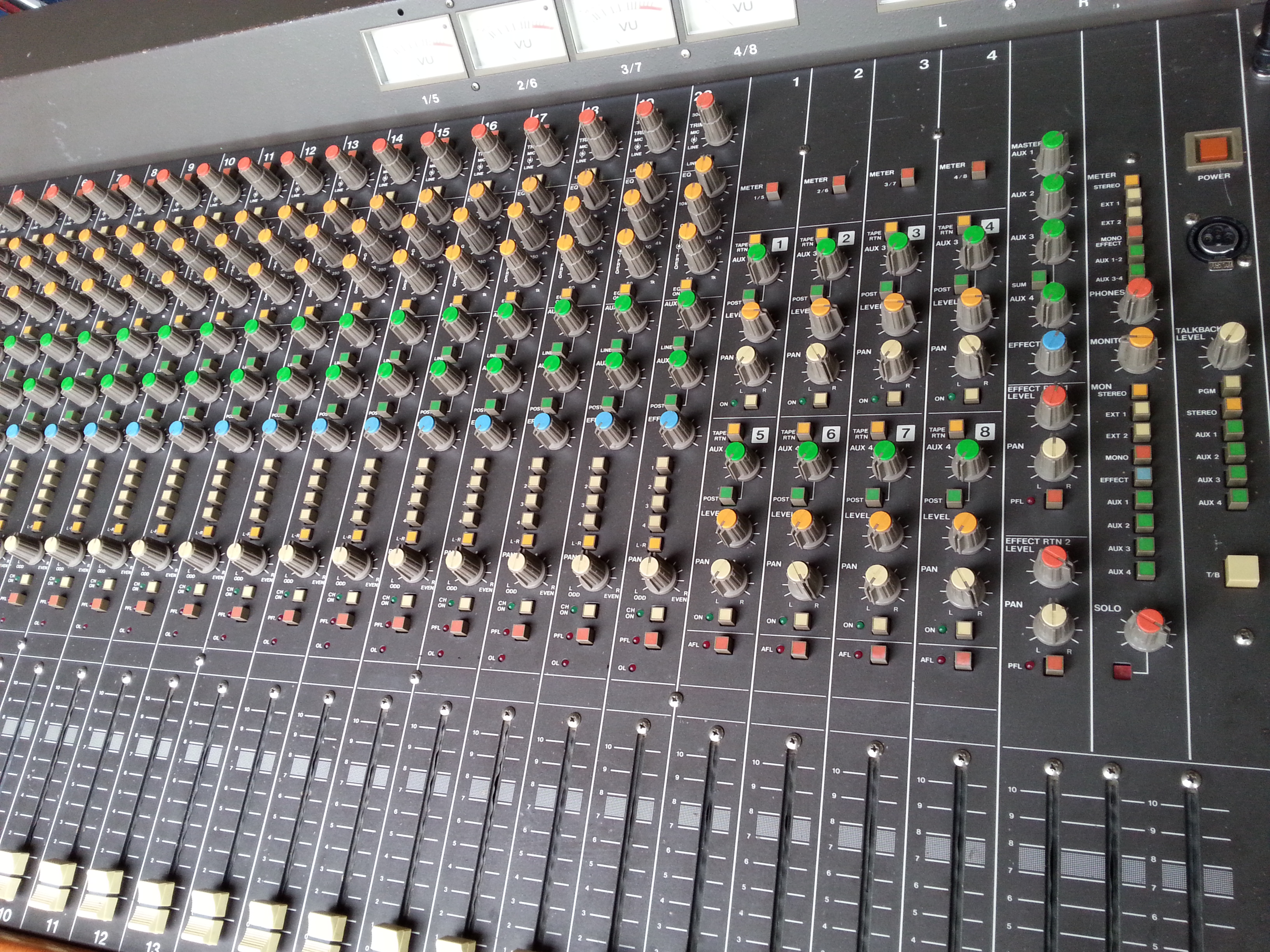 M-320 B - Tascam M-320 B - Audiofanzine