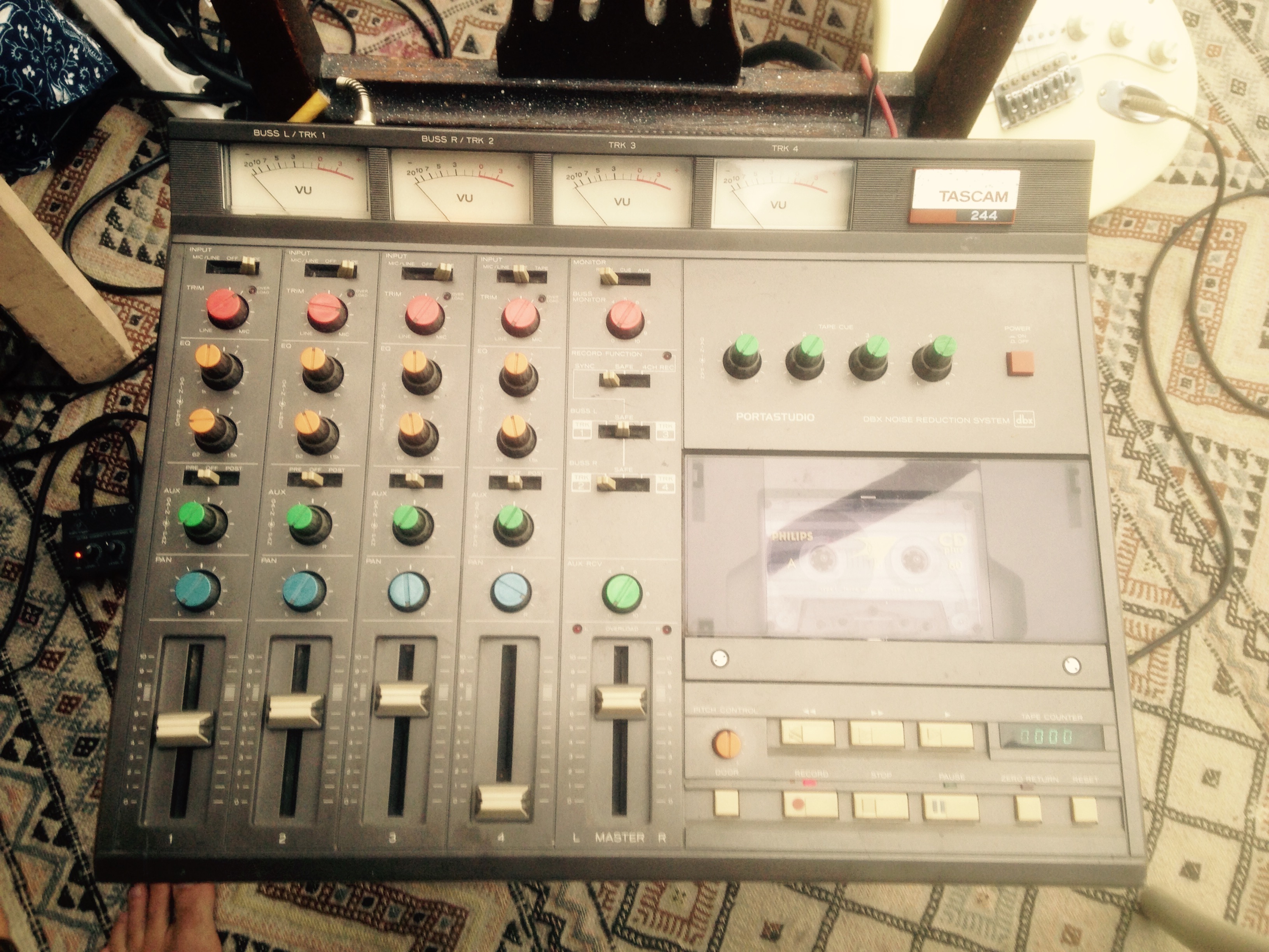 PORTASTUDIO 244 - Tascam Portastudio 244 - Audiofanzine