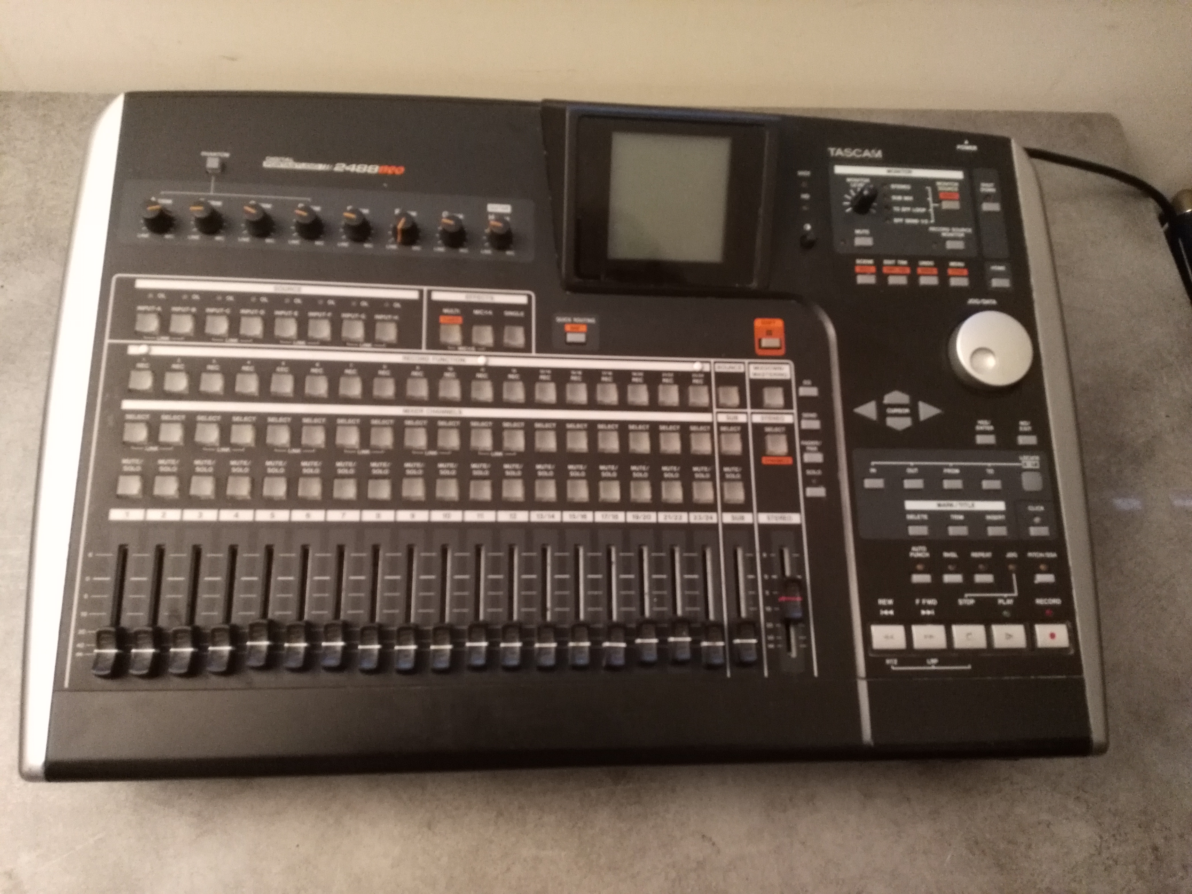 PORTASTUDIO 2488NEO - Tascam Portastudio 2488neo - Audiofanzine