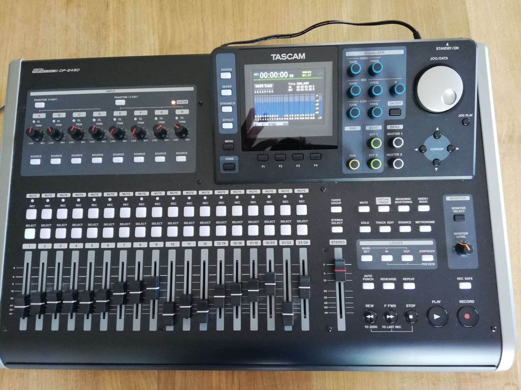 Portastudio DP-24SD - Tascam Portastudio DP-24SD - Audiofanzine