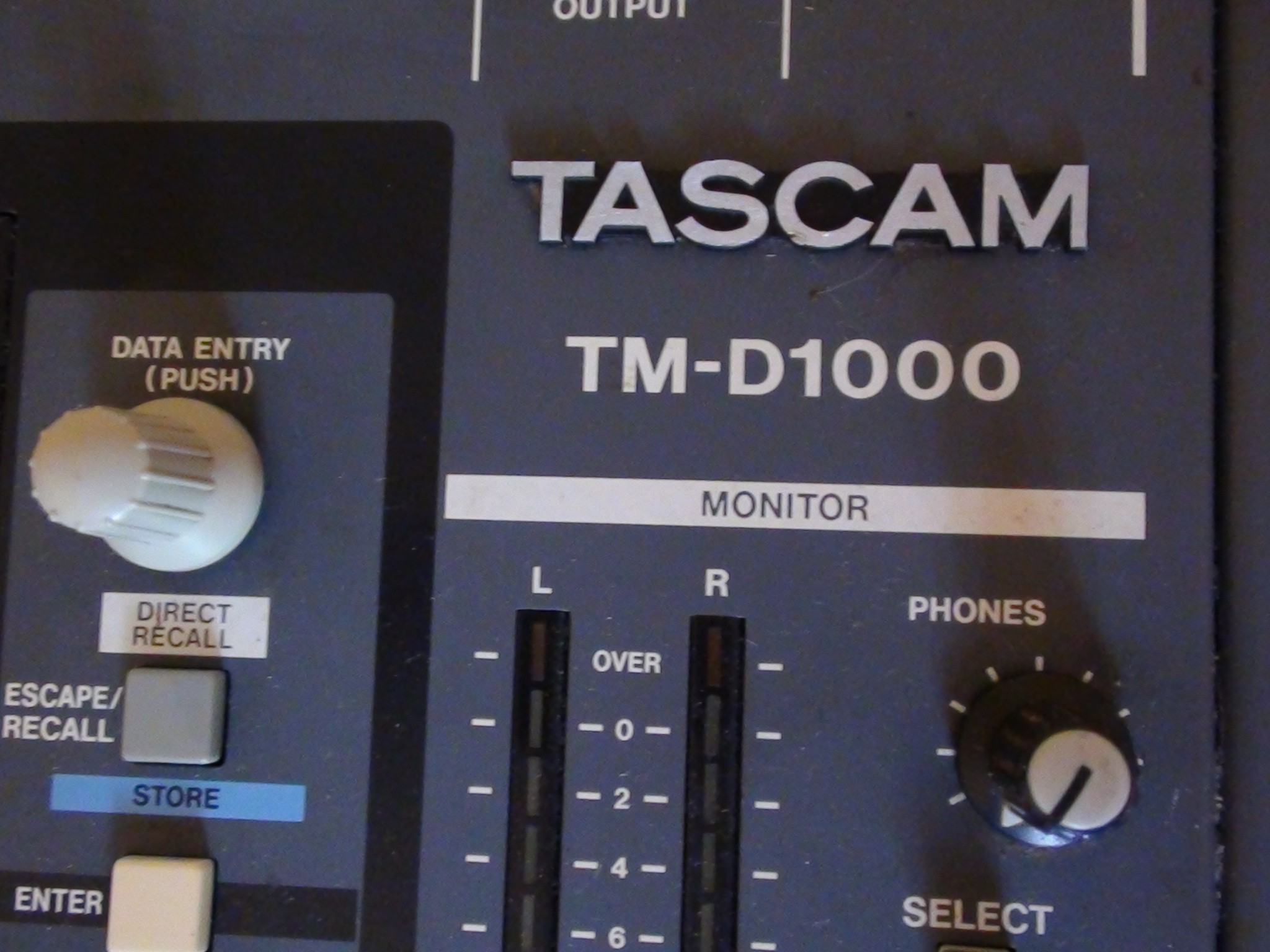 TM-D1000 - Tascam TM-D1000 - Audiofanzine