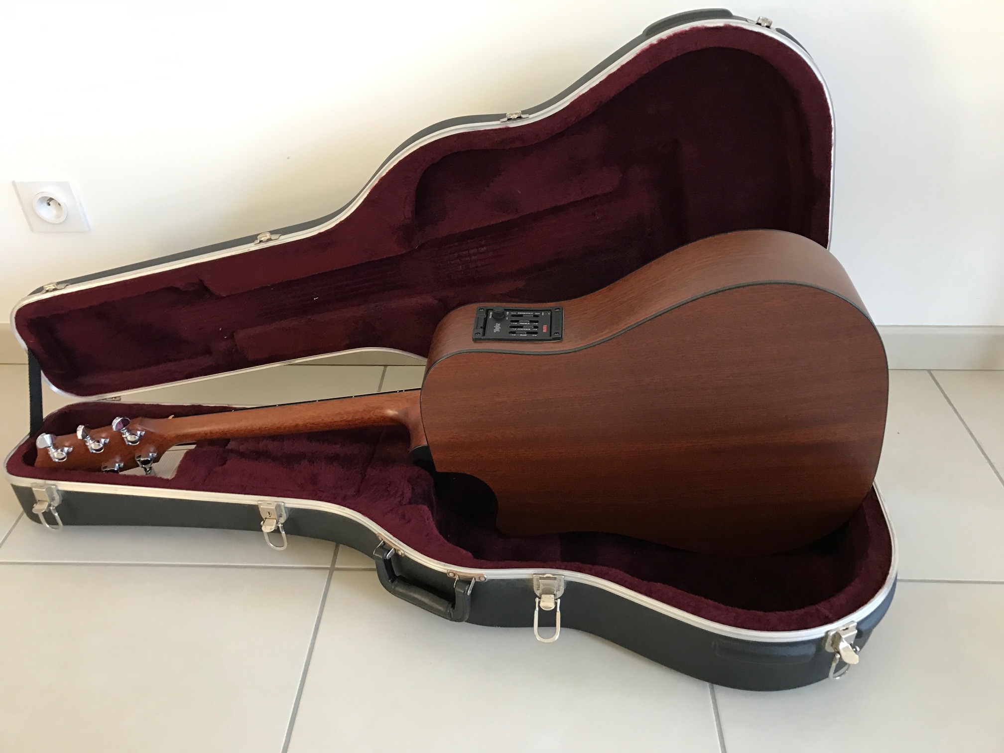 310CE - Taylor 310ce - Audiofanzine