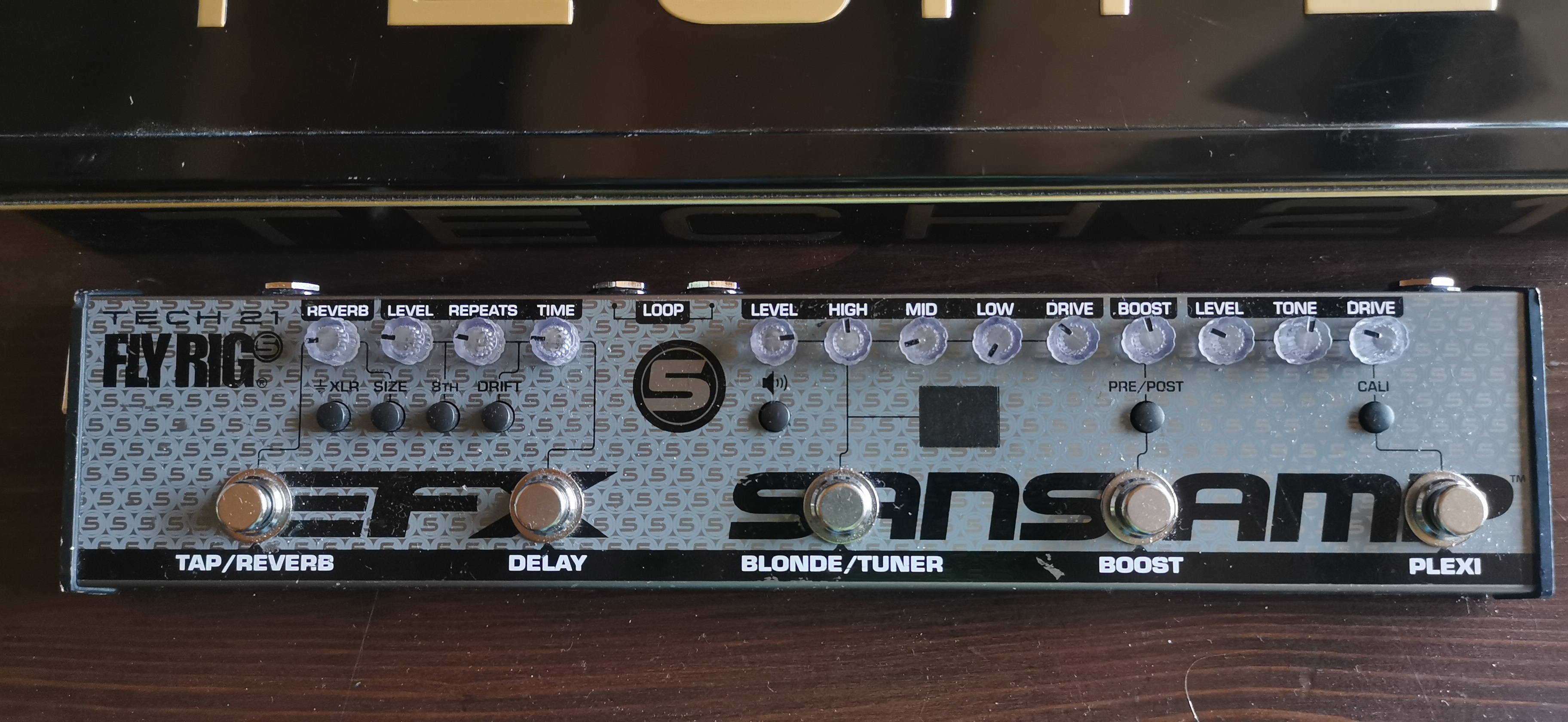 Fly Rig 5 v2 - Tech 21 Fly Rig 5 v2 - Audiofanzine