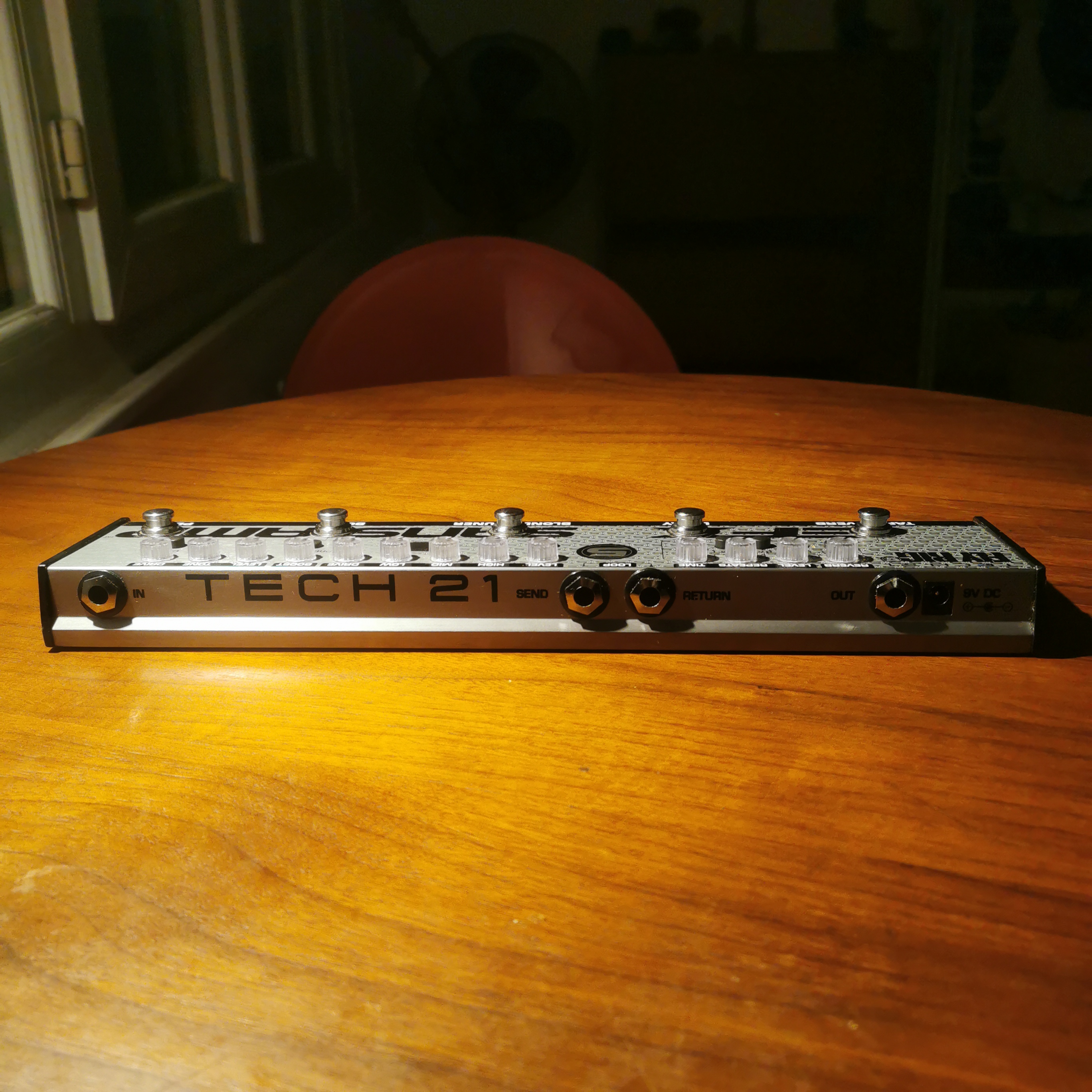 Fly Rig 5 v2 - Tech 21 Fly Rig 5 v2 - Audiofanzine