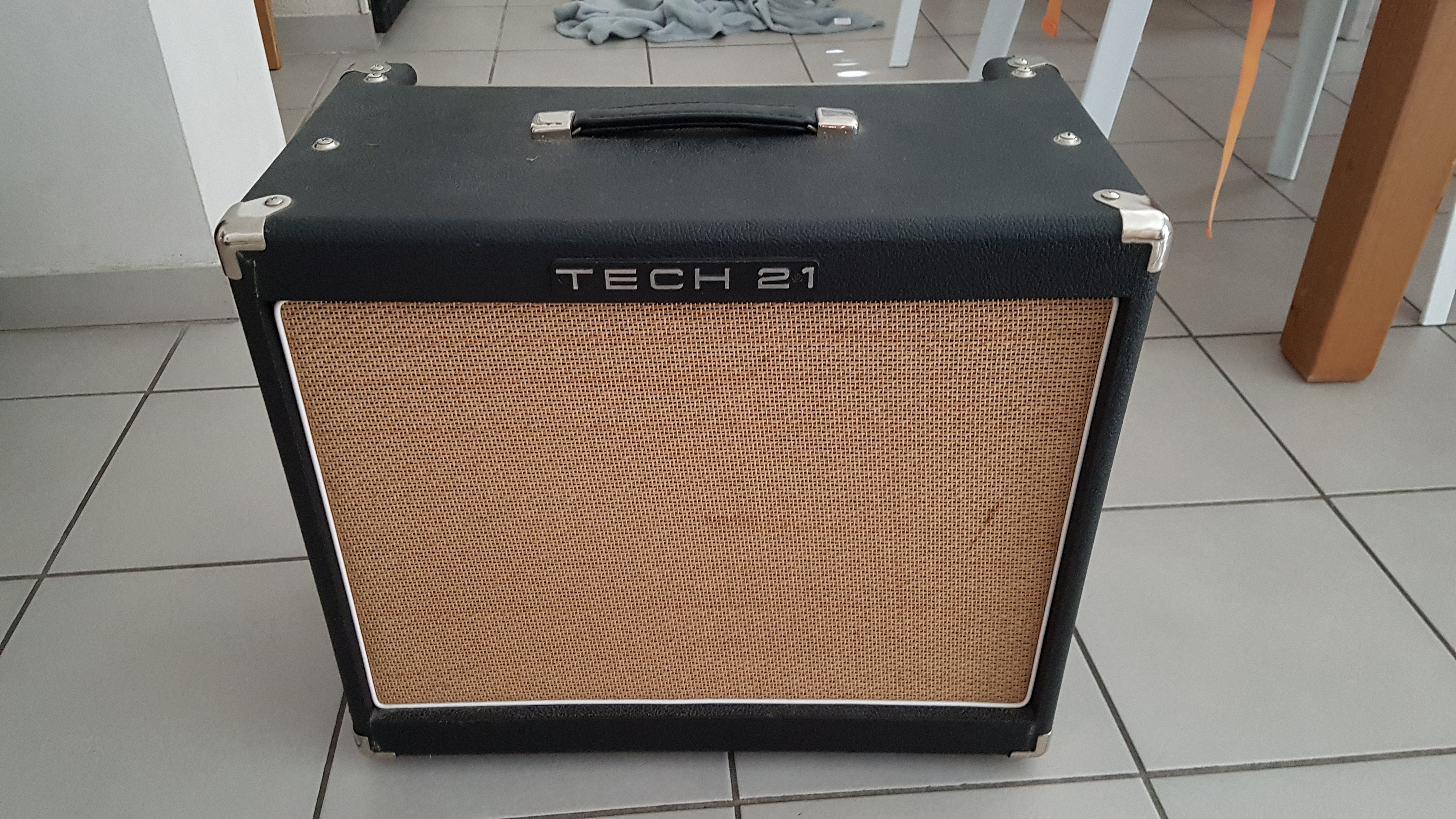 Power Engine 60 1x12 - Tech 21 Power Engine 60 1x12 - Audiofanzine