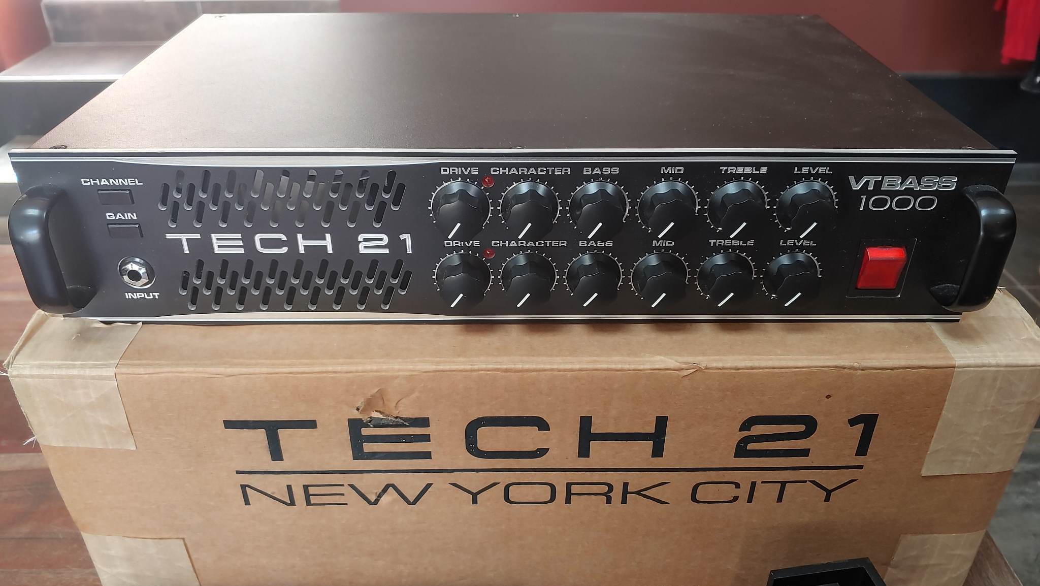 VT Bass 1000 - Tech 21 VT Bass 1000 - Audiofanzine