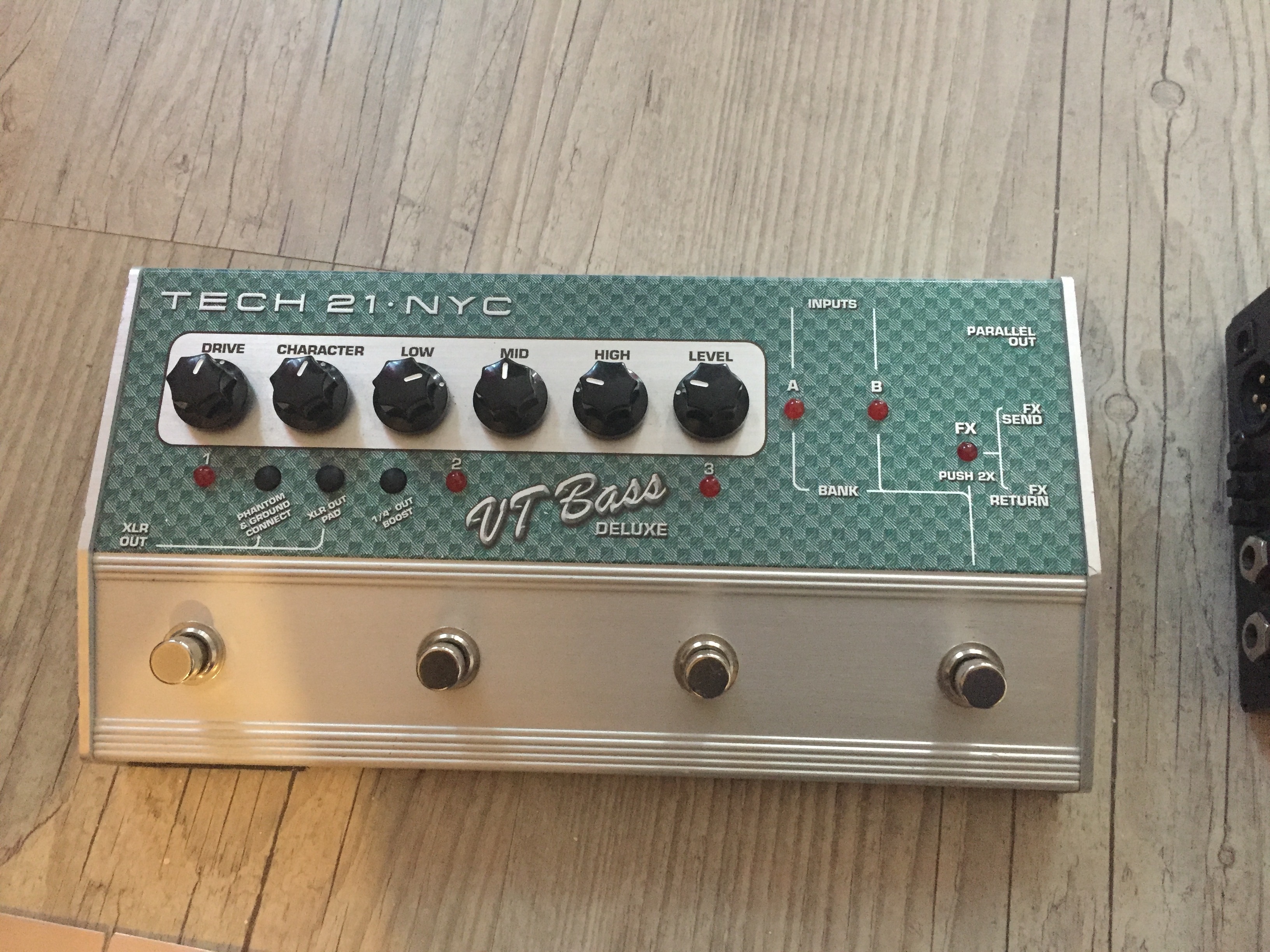 VT BASS DELUXE - Tech 21 VT Bass Deluxe - Audiofanzine