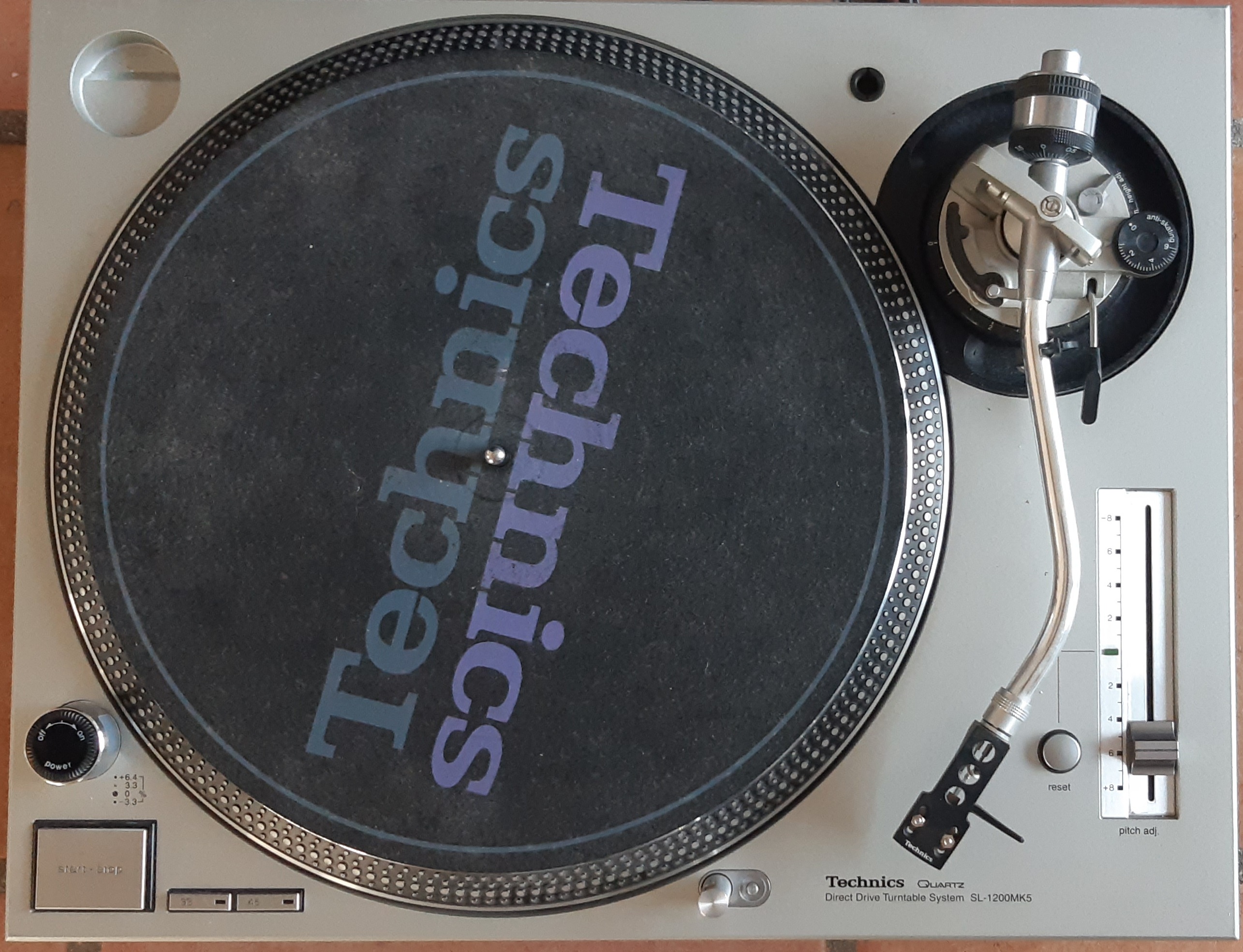 SL-1200 MK5 - Technics SL-1200 MK5 - Audiofanzine