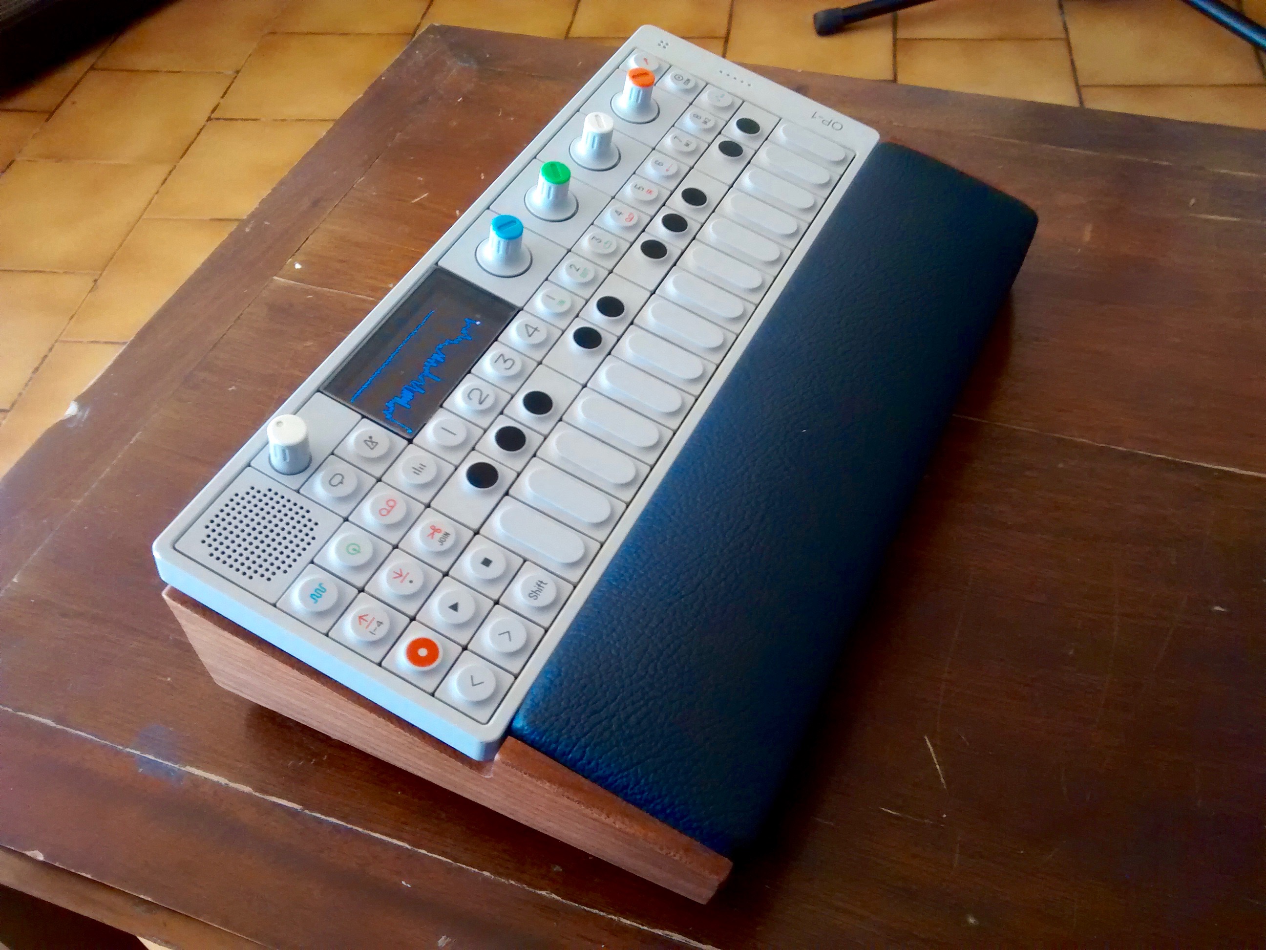 Teenage Engineering OP-1 image (#1996582) - Audiofanzine