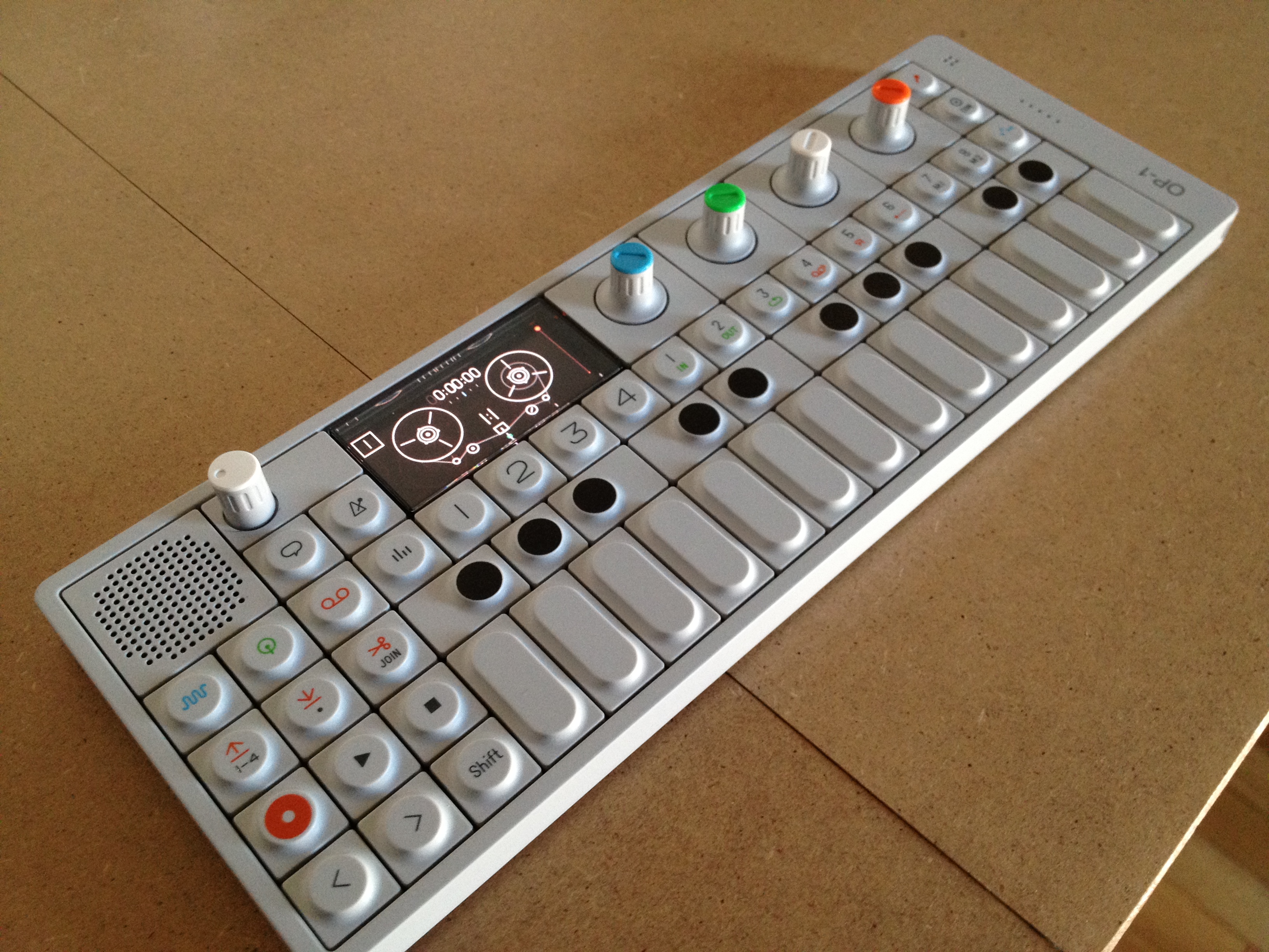 Photo Teenage Engineering OP-1 : Teenage Engineering OP-1 (15985 ...