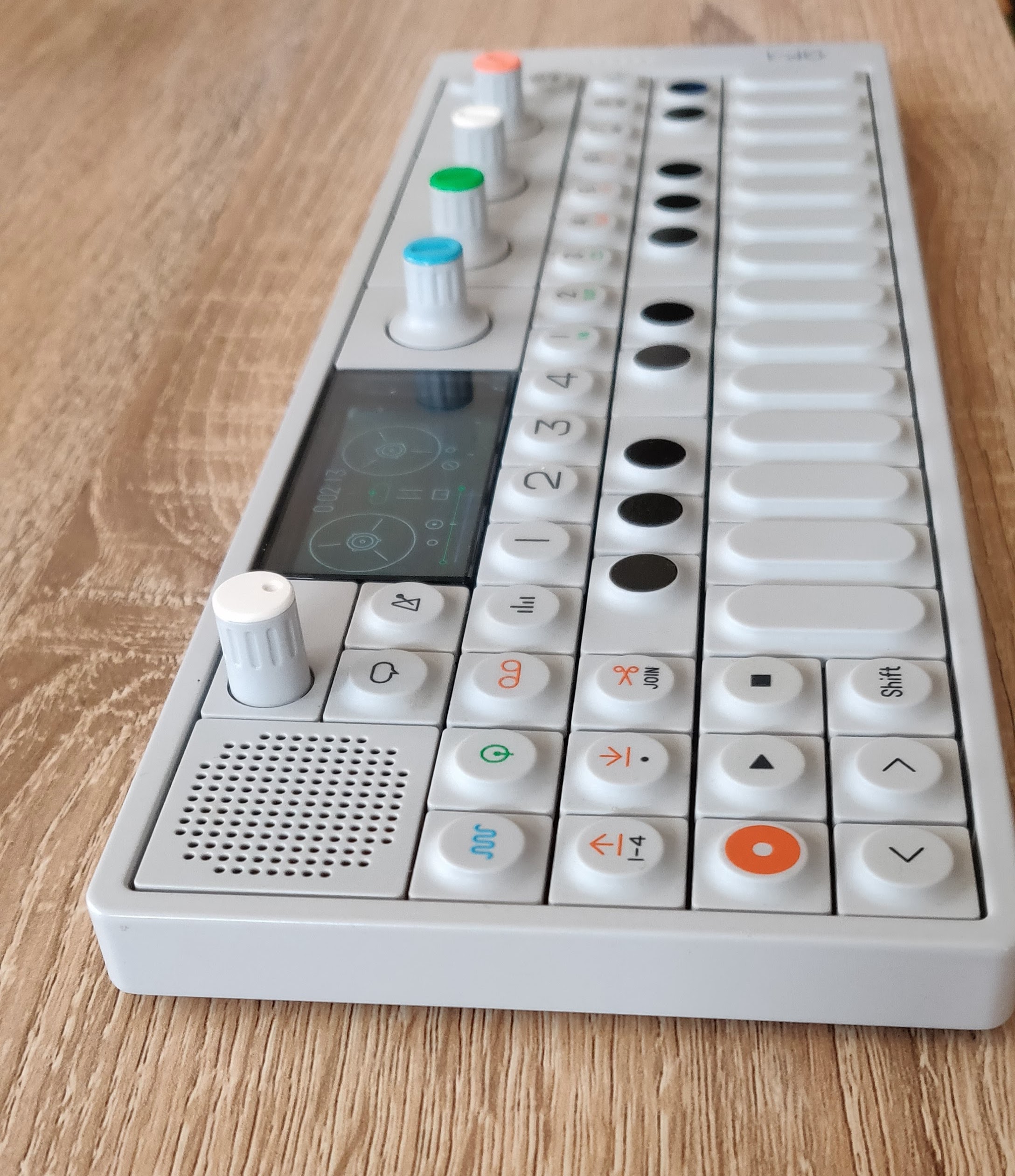OP-1 - Teenage Engineering OP-1 - Audiofanzine
