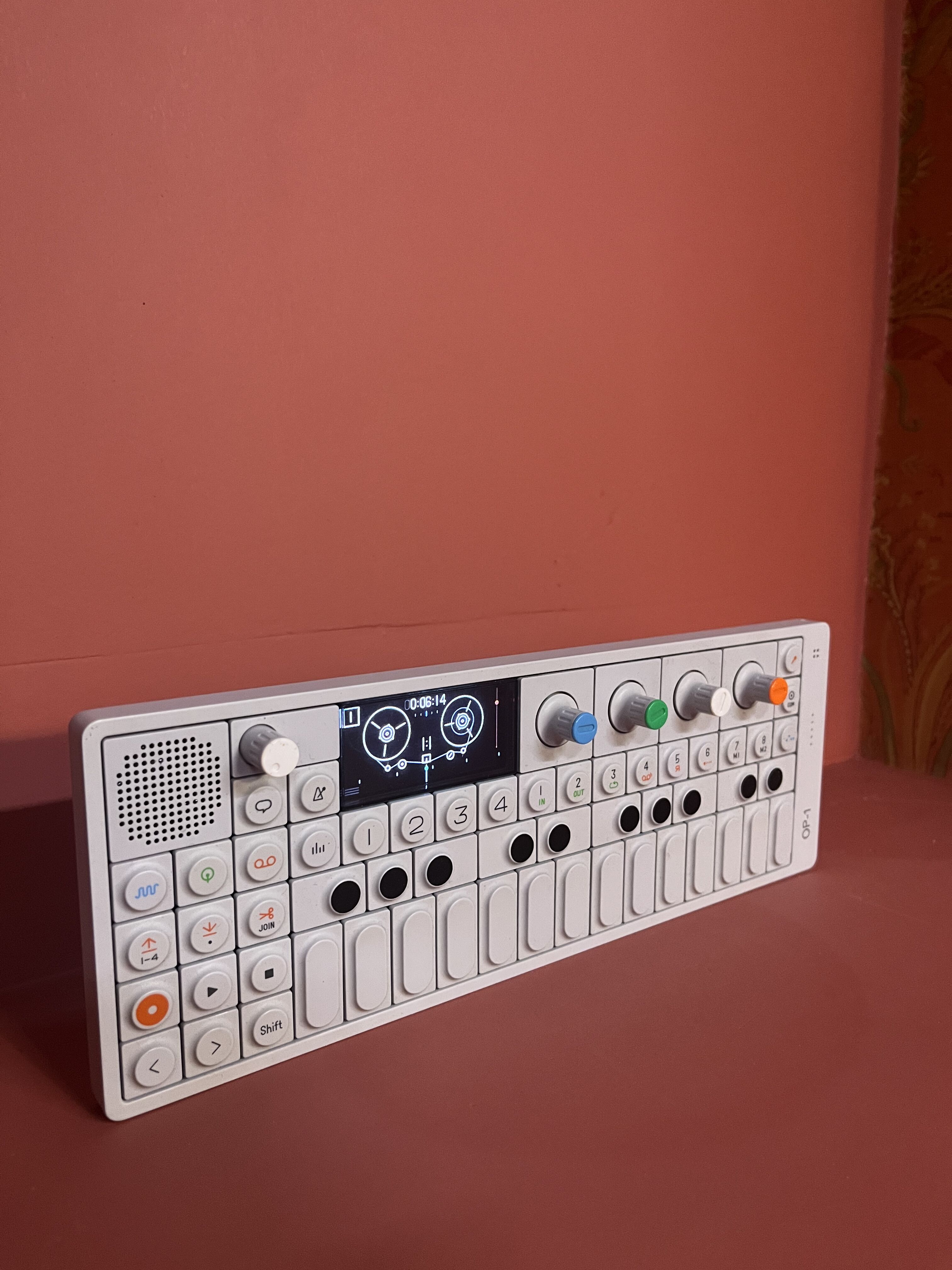 OP-1 - Teenage Engineering OP-1 - Audiofanzine