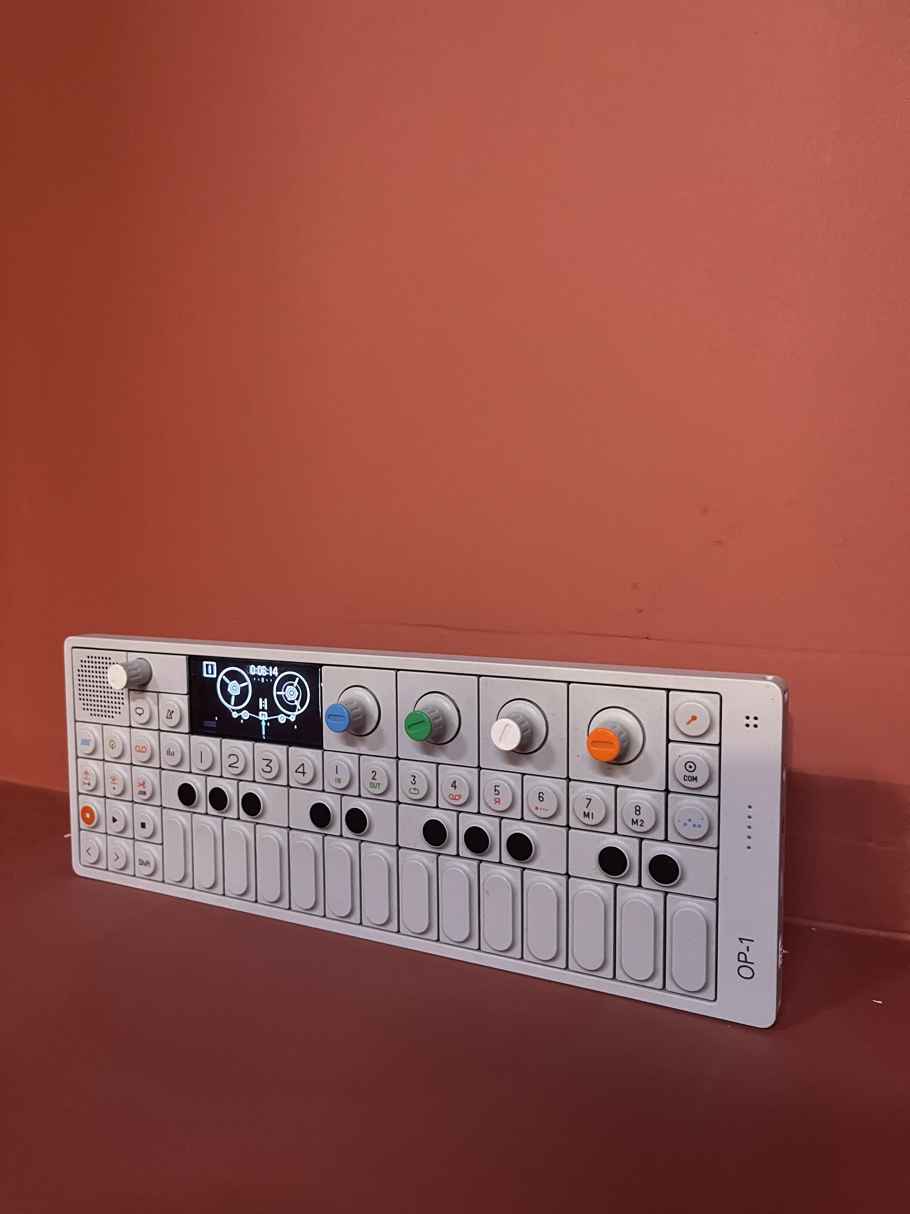 OP-1 - Teenage Engineering OP-1 - Audiofanzine