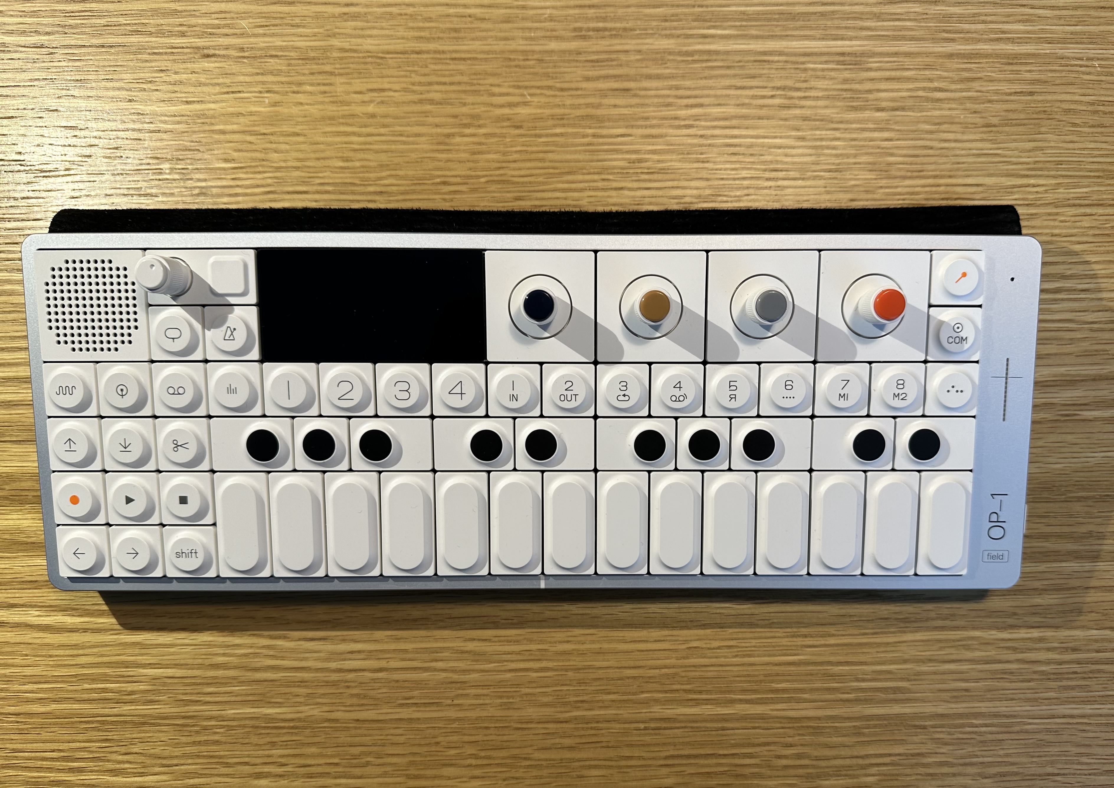 OP–1 Field - Teenage Engineering OP–1 Field - Audiofanzine