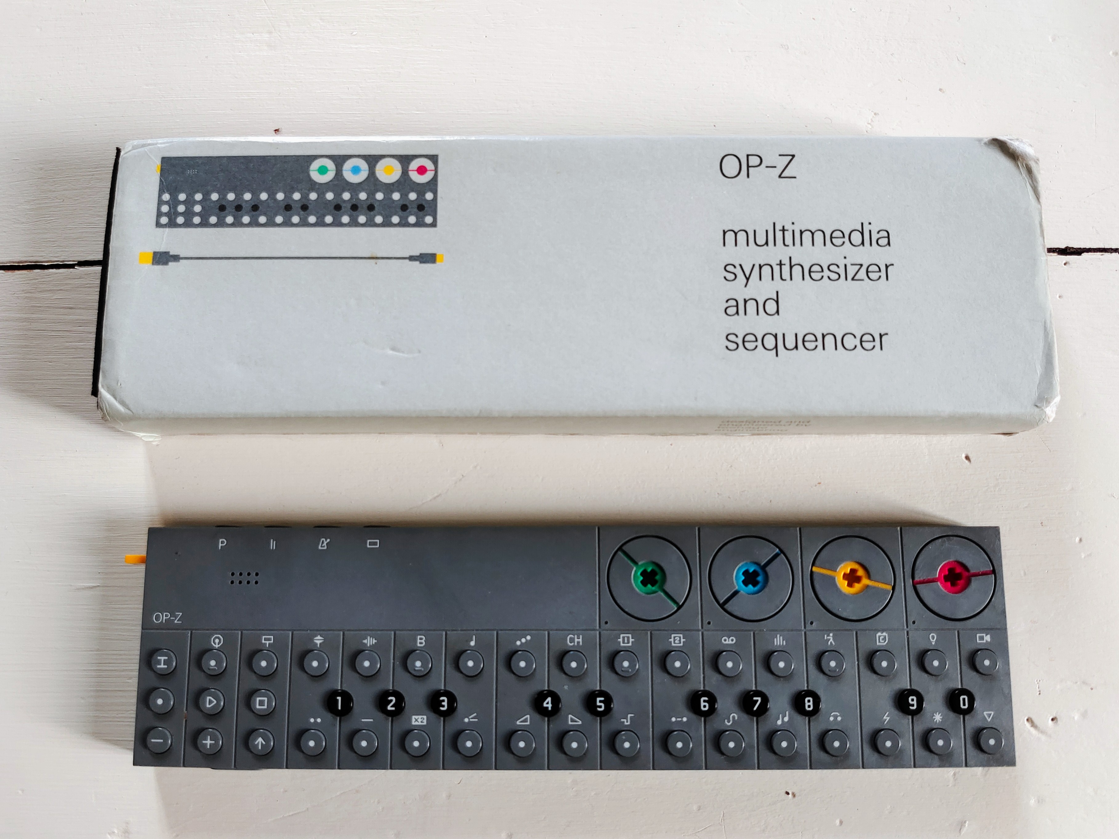 OP-Z - Teenage Engineering OP-Z - Audiofanzine