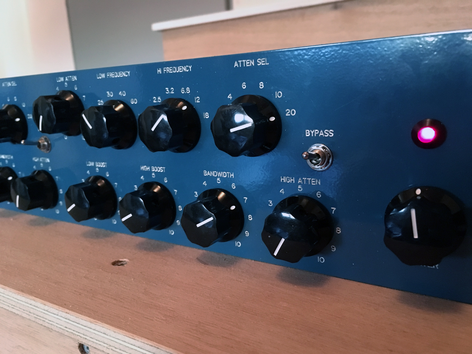 CLASSIC EQUALIZER EQP-1 – PASSIVE TUBE EQUALIZER - Audiofanzine