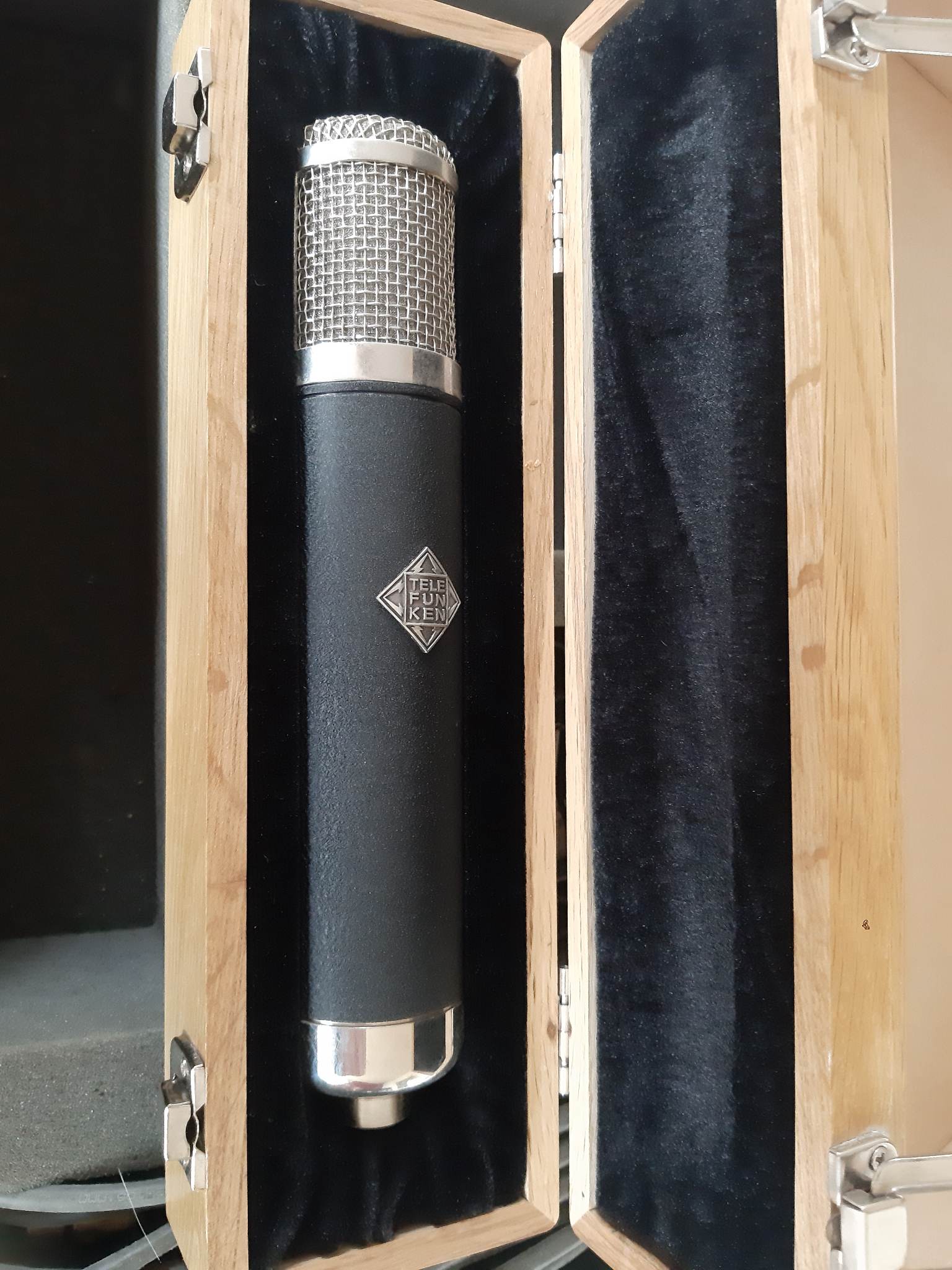 AK 47 ancienne version Telefunken Elektroakustik - Audiofanzine