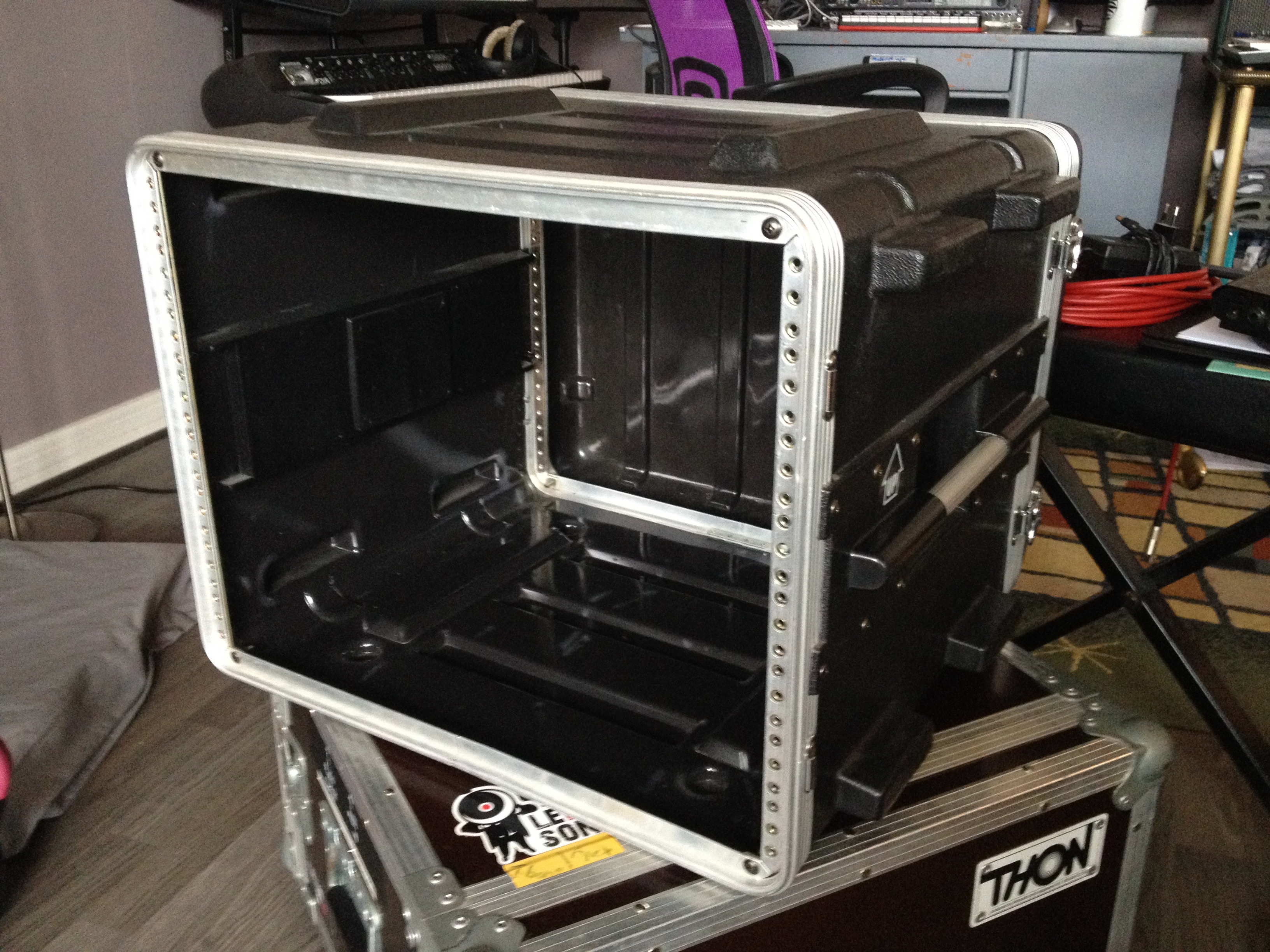 Rack Case 10U - Thomann Rack Case 10U - Audiofanzine