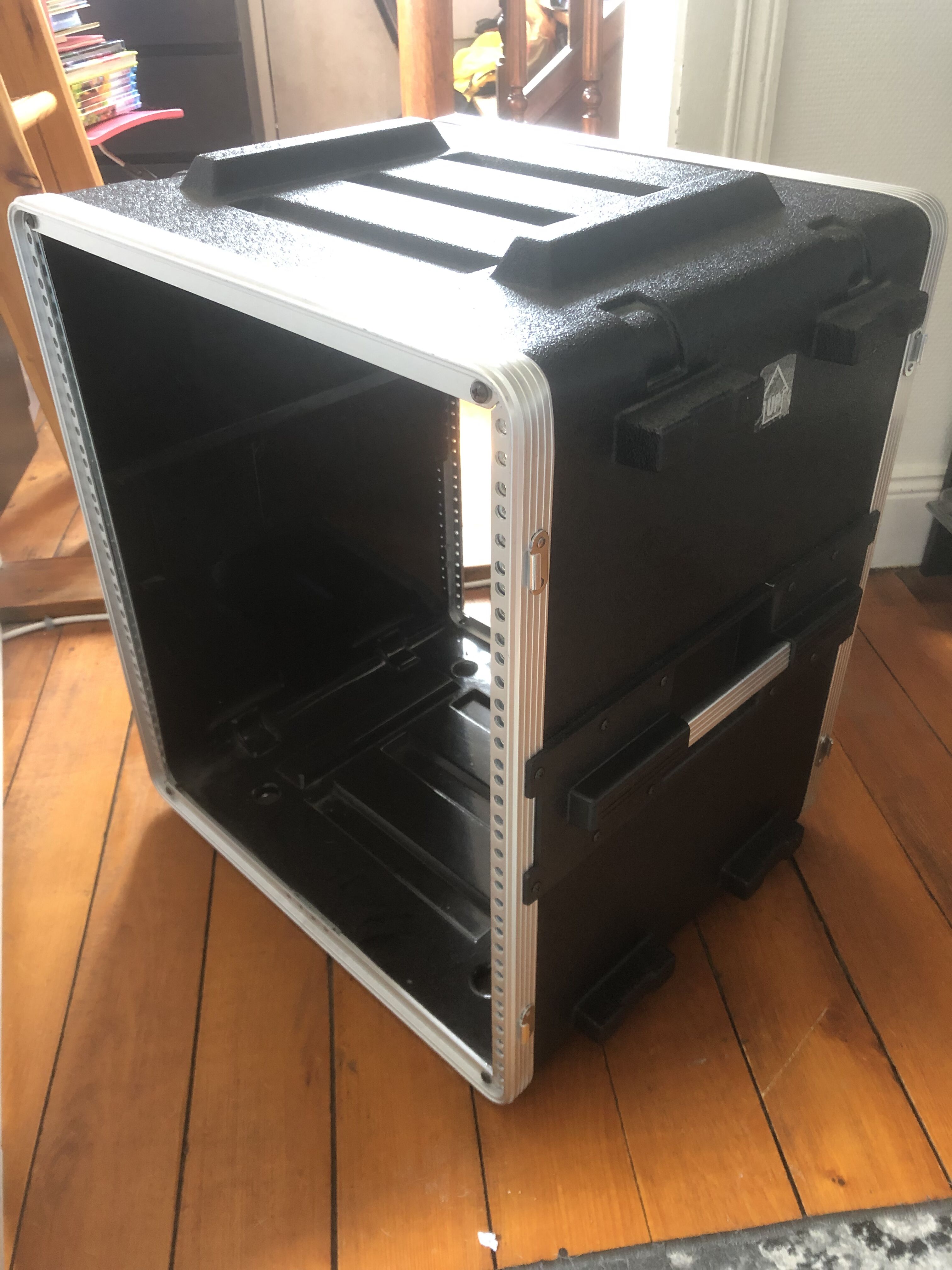 Rack Case 10U - Thomann Rack Case 10U - Audiofanzine