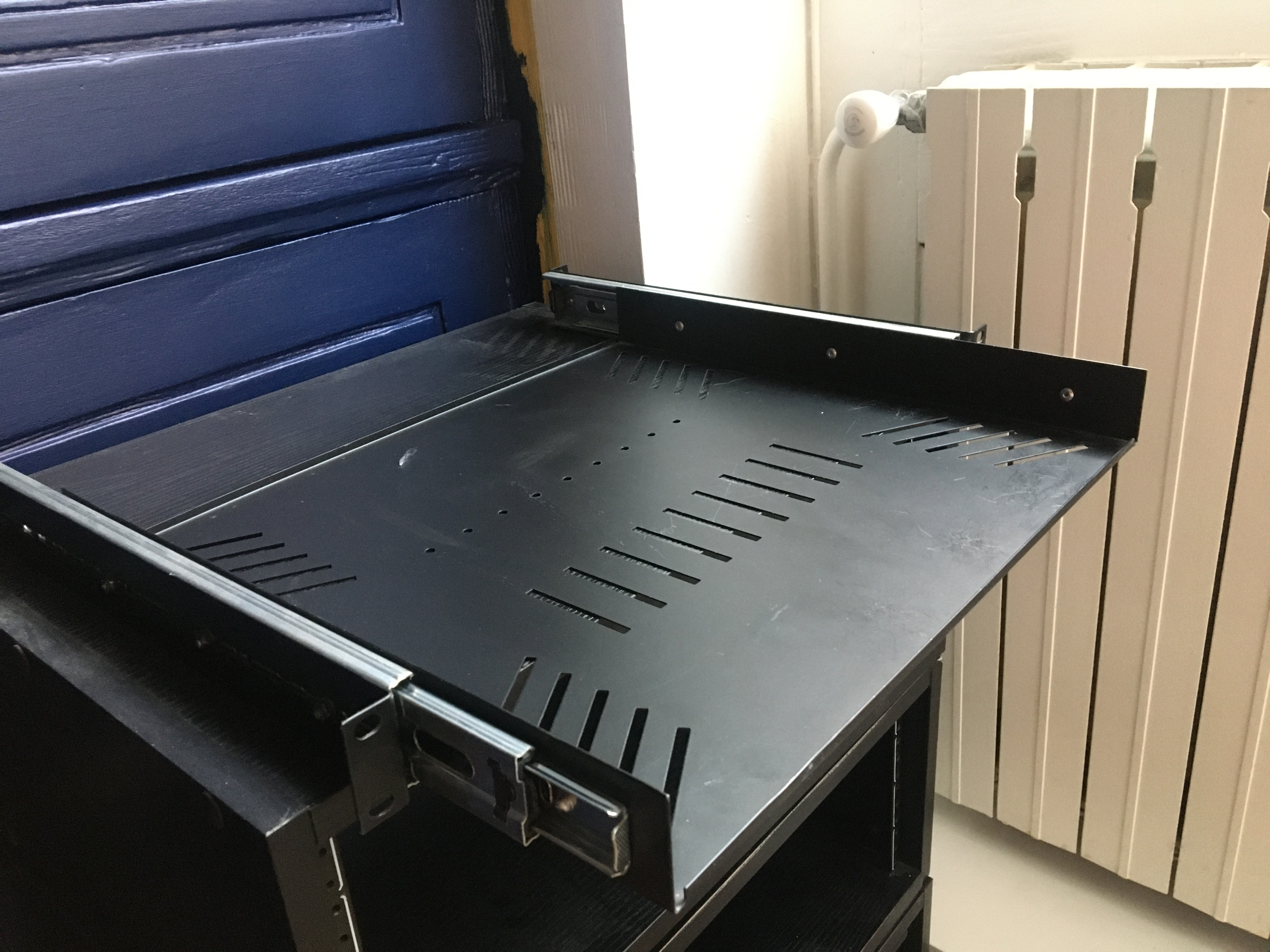 Rack Drawer 1U - Thon Rack Drawer 1U - Audiofanzine