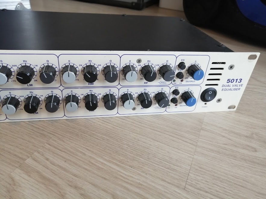 5013 Dual-channel Tube Parametric EQ TL Audio - Audiofanzine