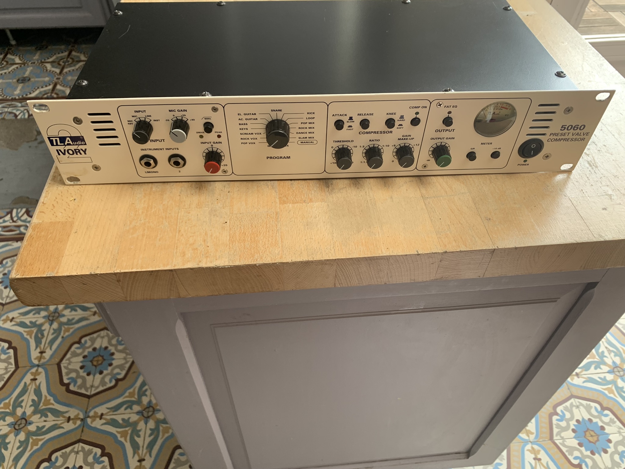 5060 Preset 2-Channel Tube Compressor TL Audio - Audiofanzine