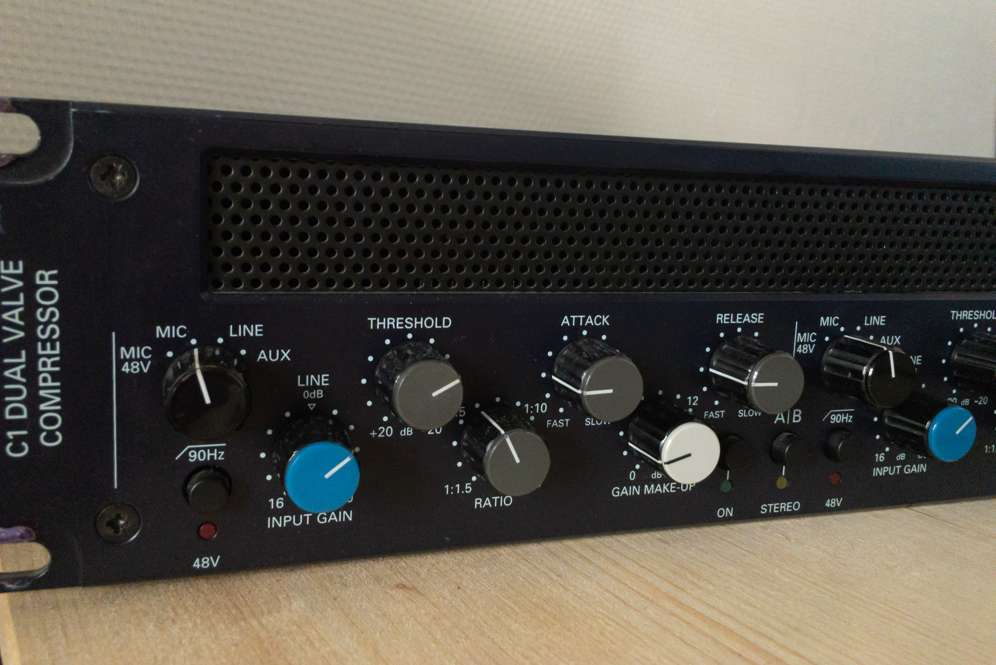 C-1 2-Channel Tube Compressor TL Audio - Audiofanzine