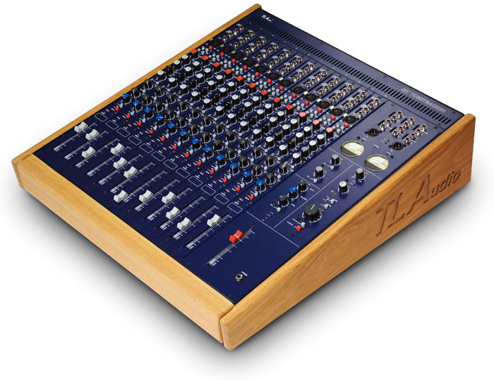 M1 8-Channel Tubetracker Mixer TL Audio - Audiofanzine