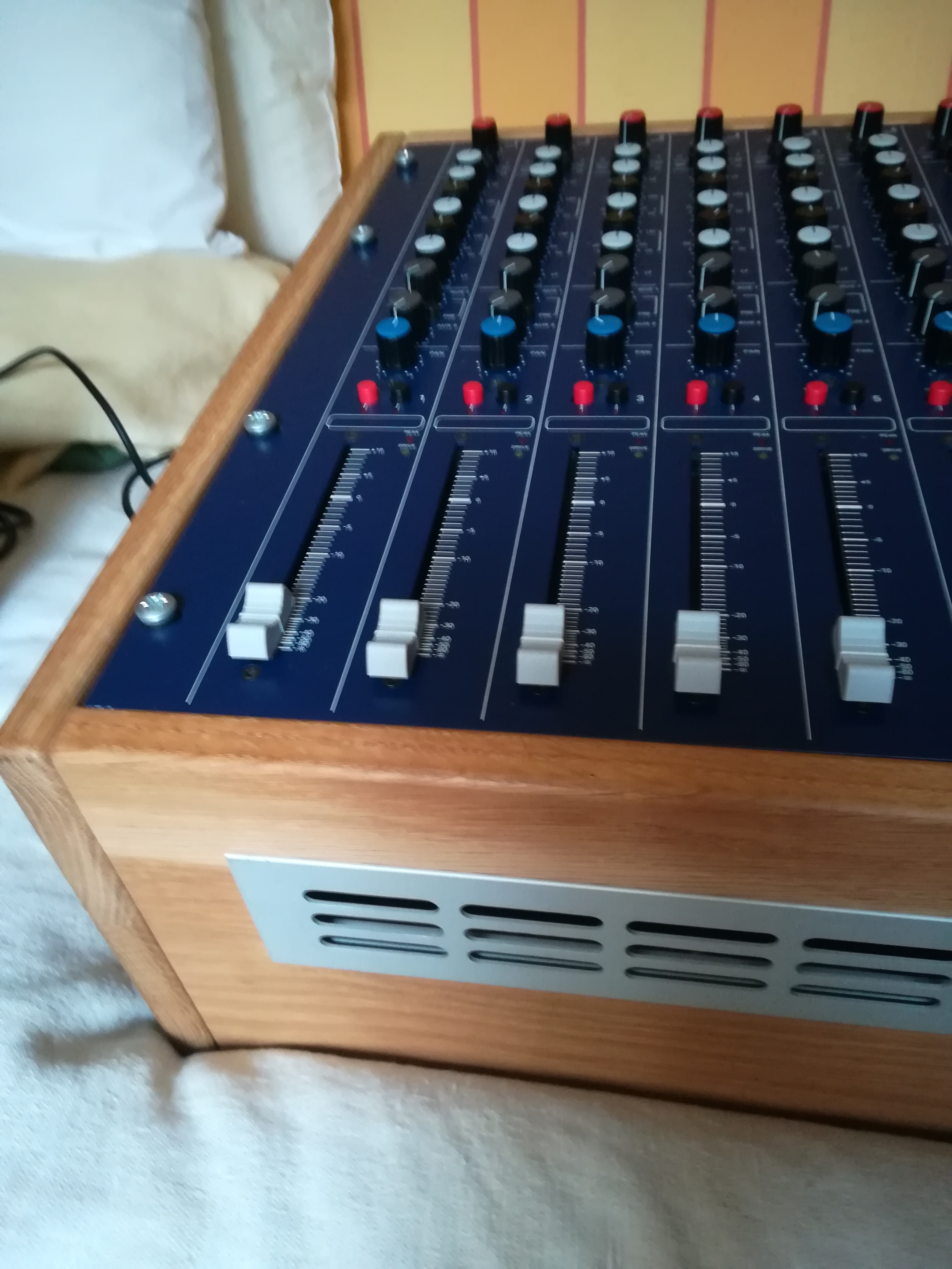 M3 TUBETRACKER MIXER - TL Audio M3 Tubetracker Mixer - Audiofanzine