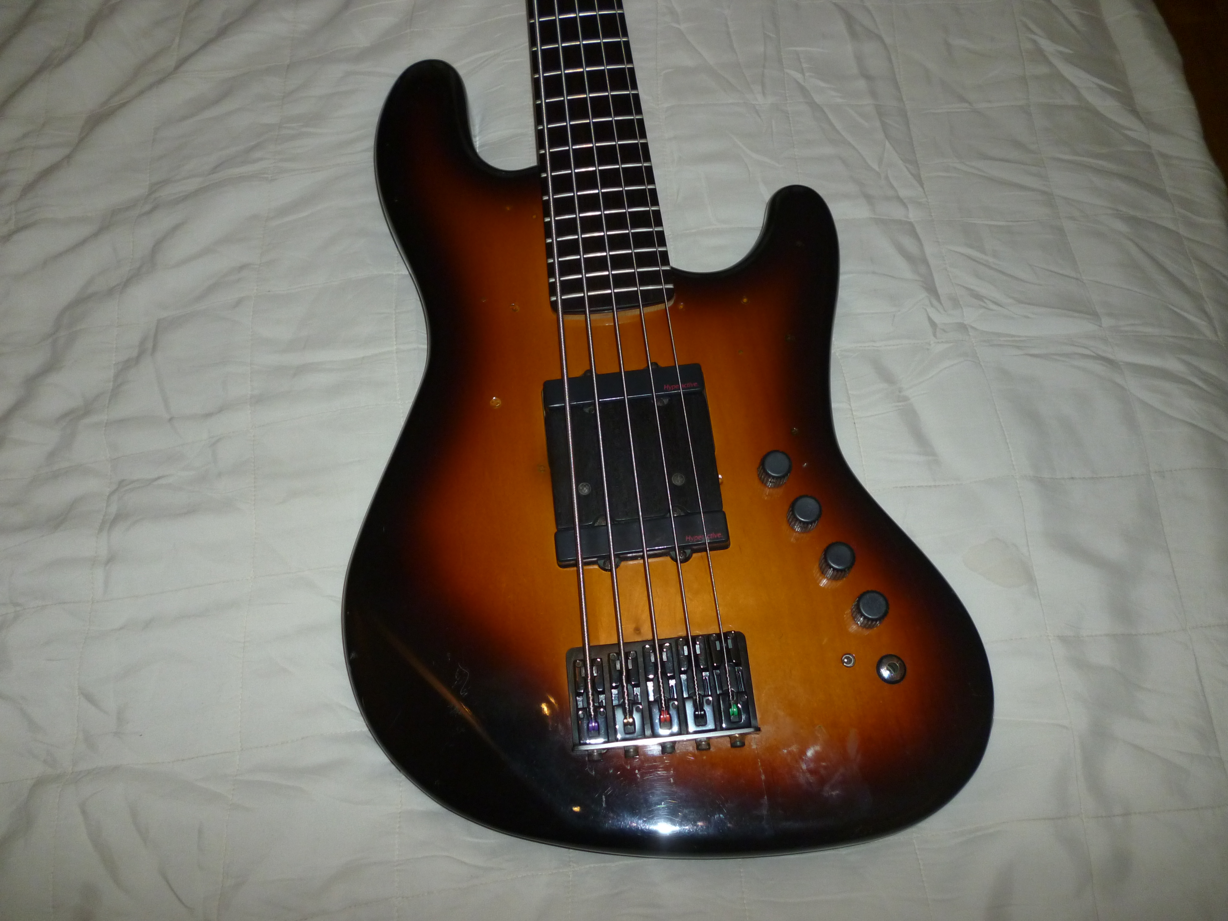 T-BASS 5 CORDES - Trace Elliot T-Bass 5 cordes - Audiofanzine