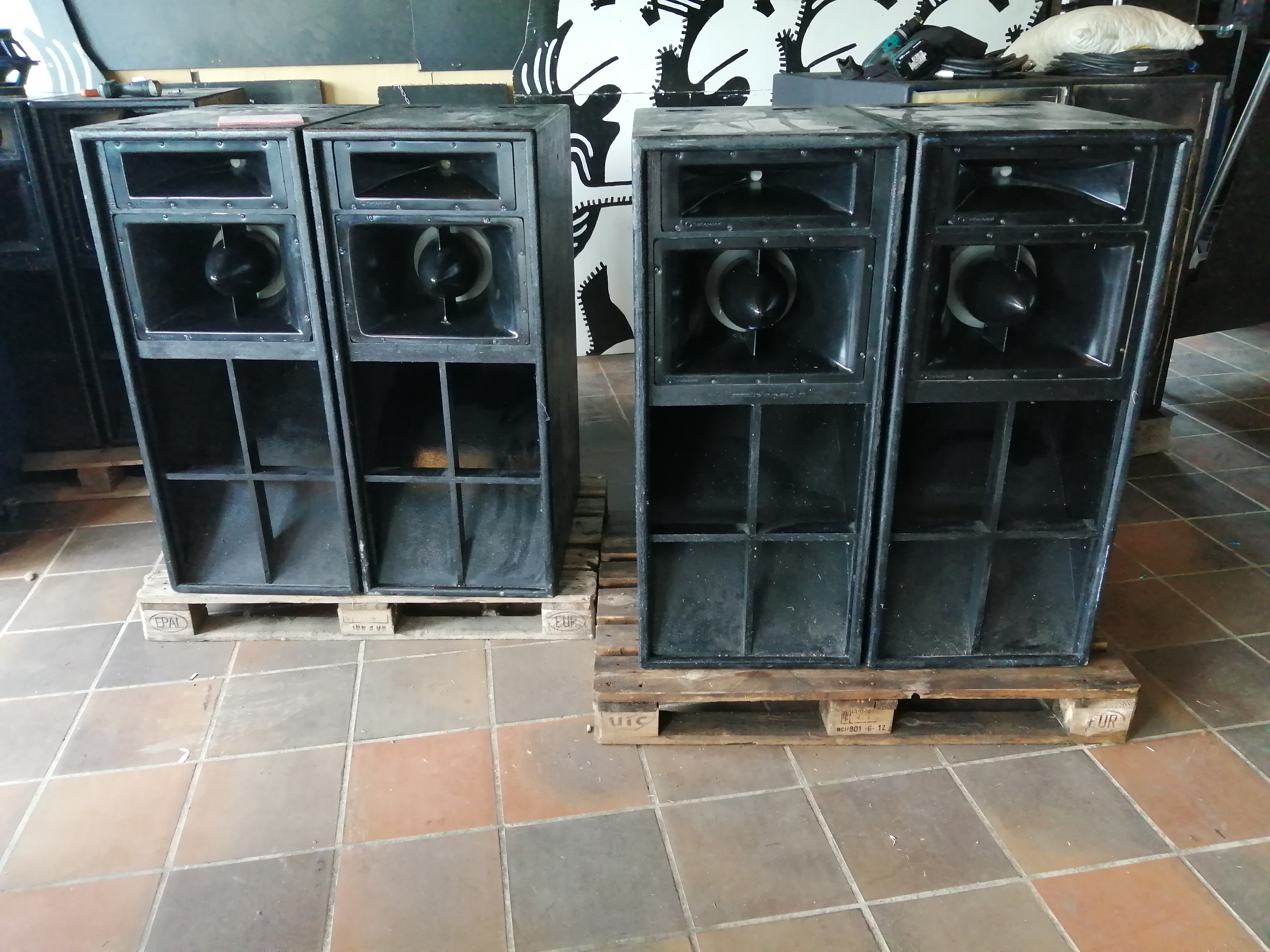 TMS4 - Turbosound TMS4 - Audiofanzine