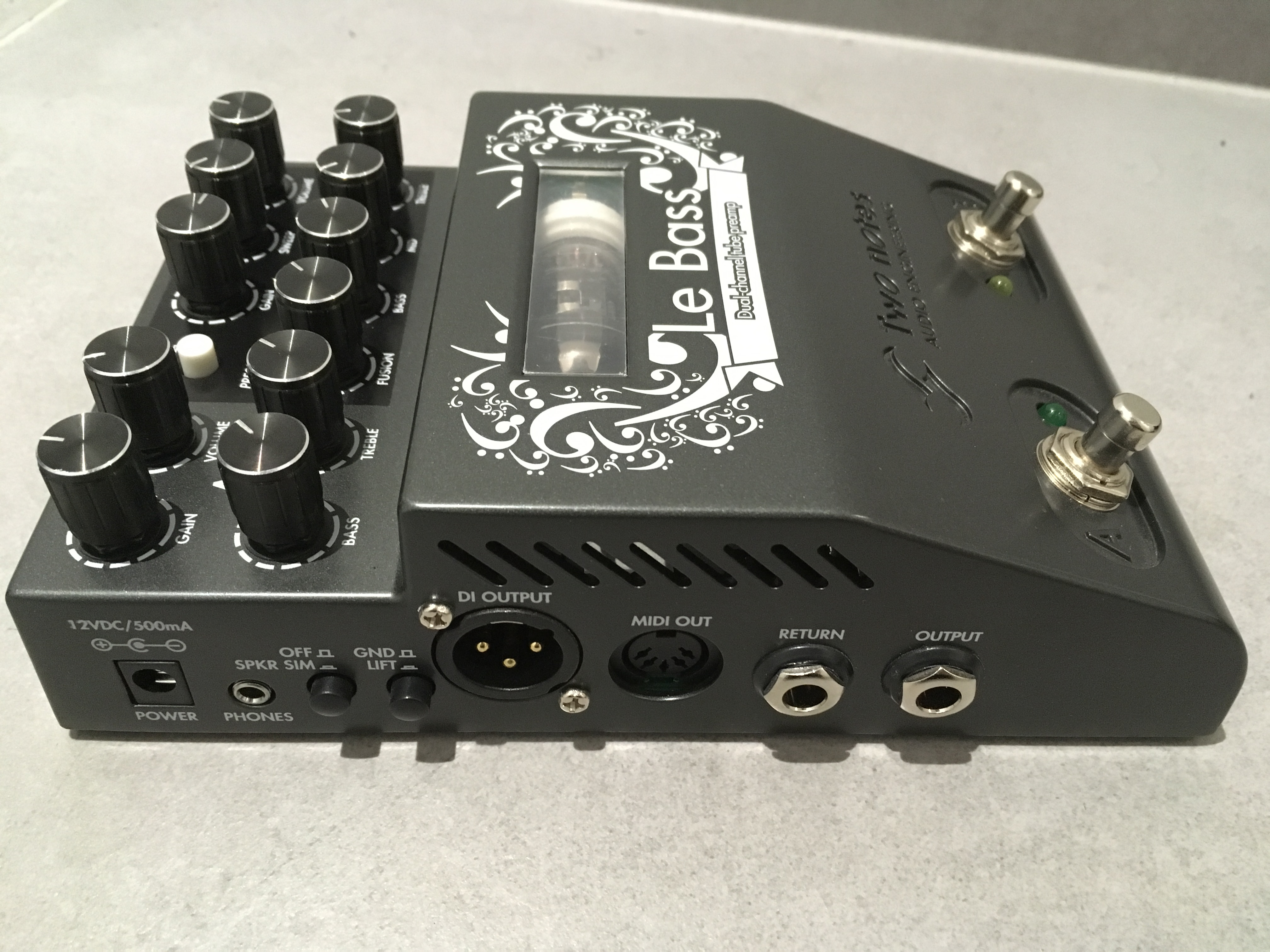 LE BASS - Two Notes Audio Engineering Le Bass - Audiofanzine