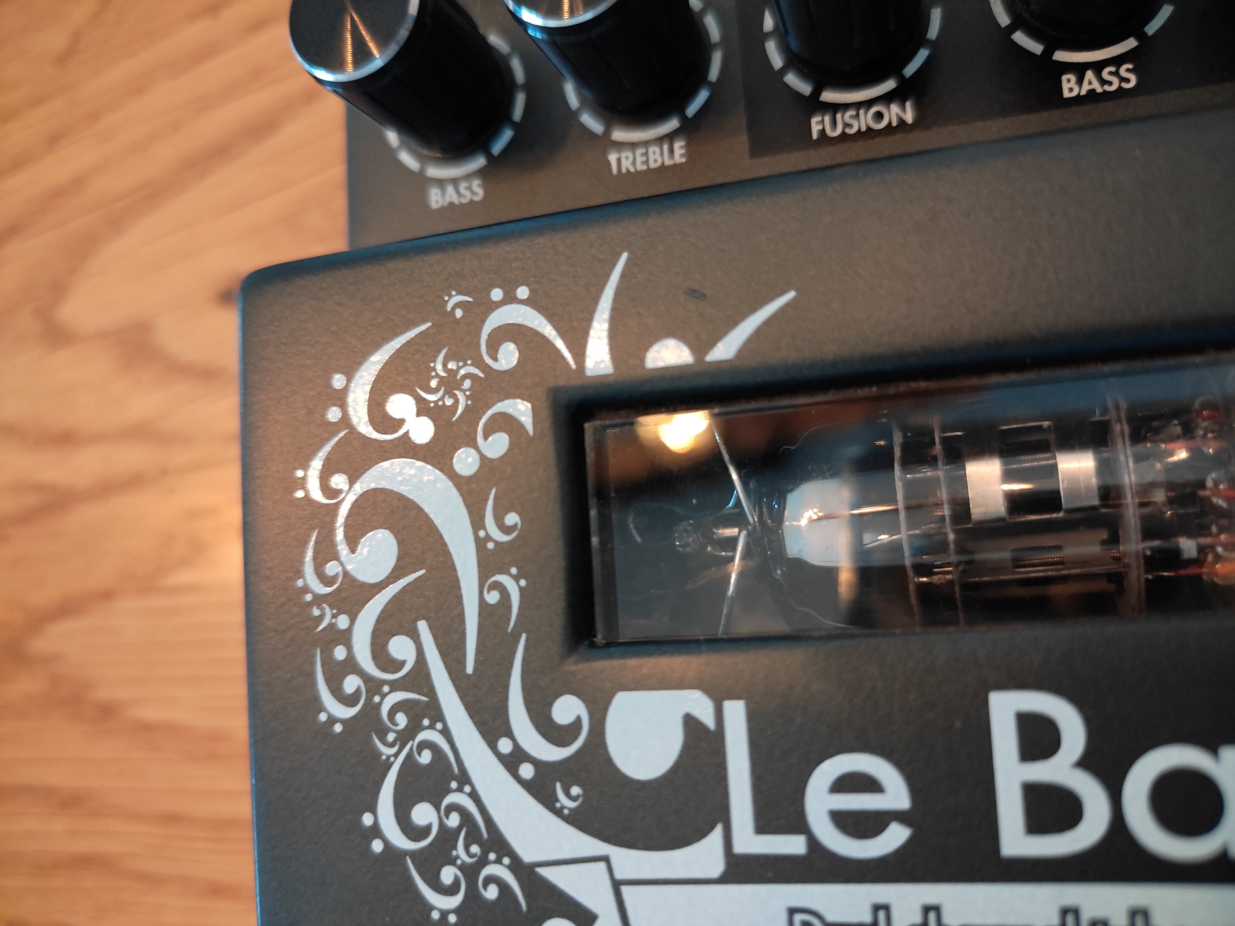 Le Bass - Two Notes Audio Engineering Le Bass - Audiofanzine