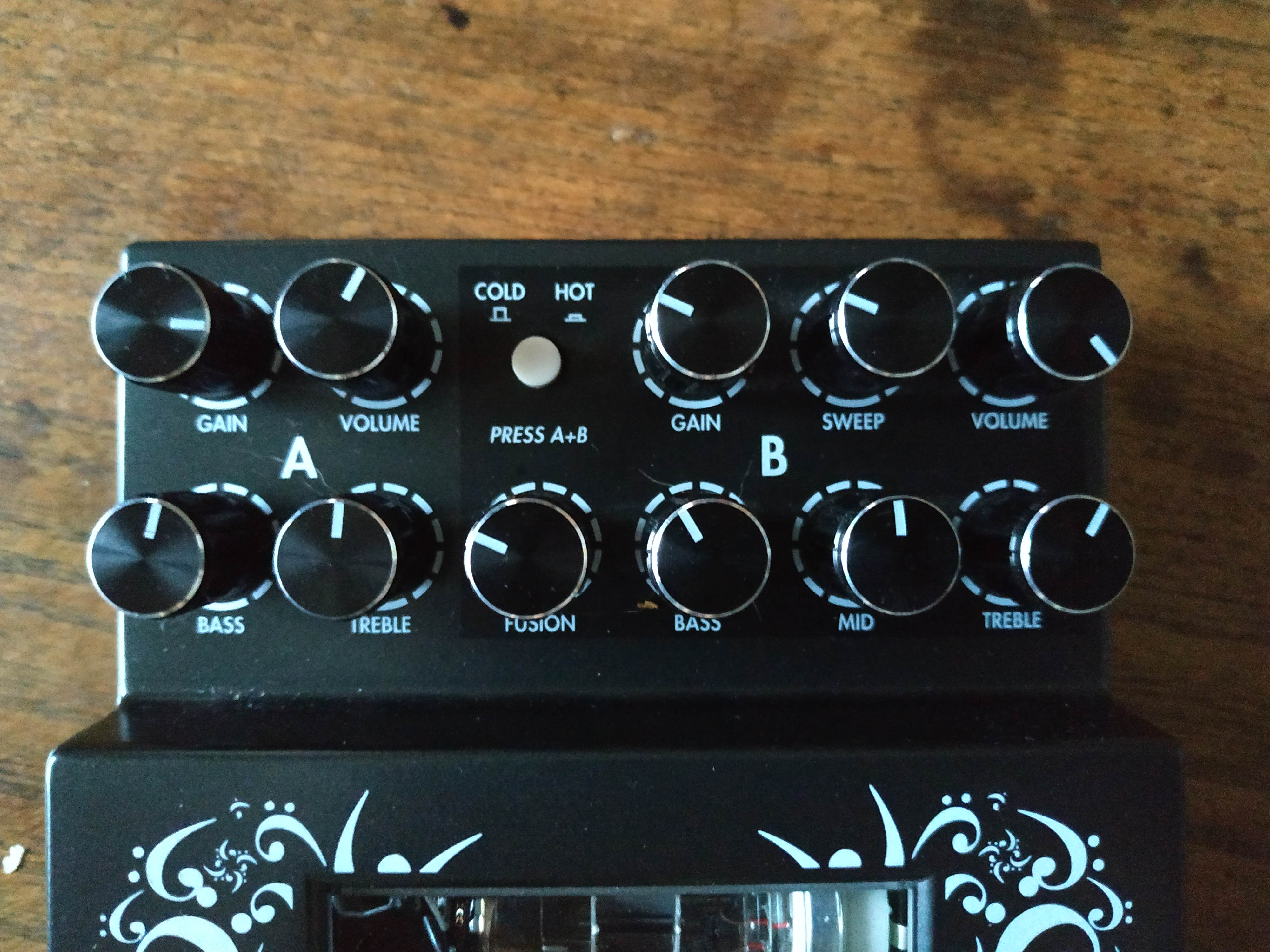 Le Bass - Two Notes Audio Engineering Le Bass - Audiofanzine