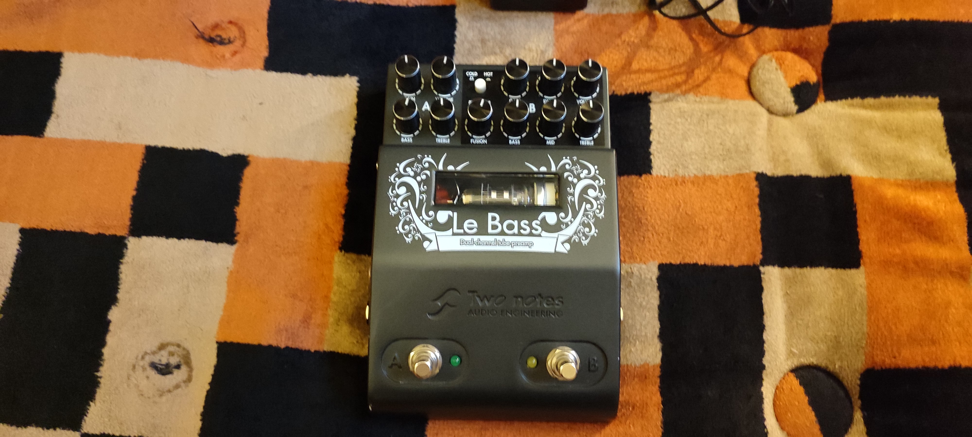 Le Bass - Two Notes Audio Engineering Le Bass - Audiofanzine