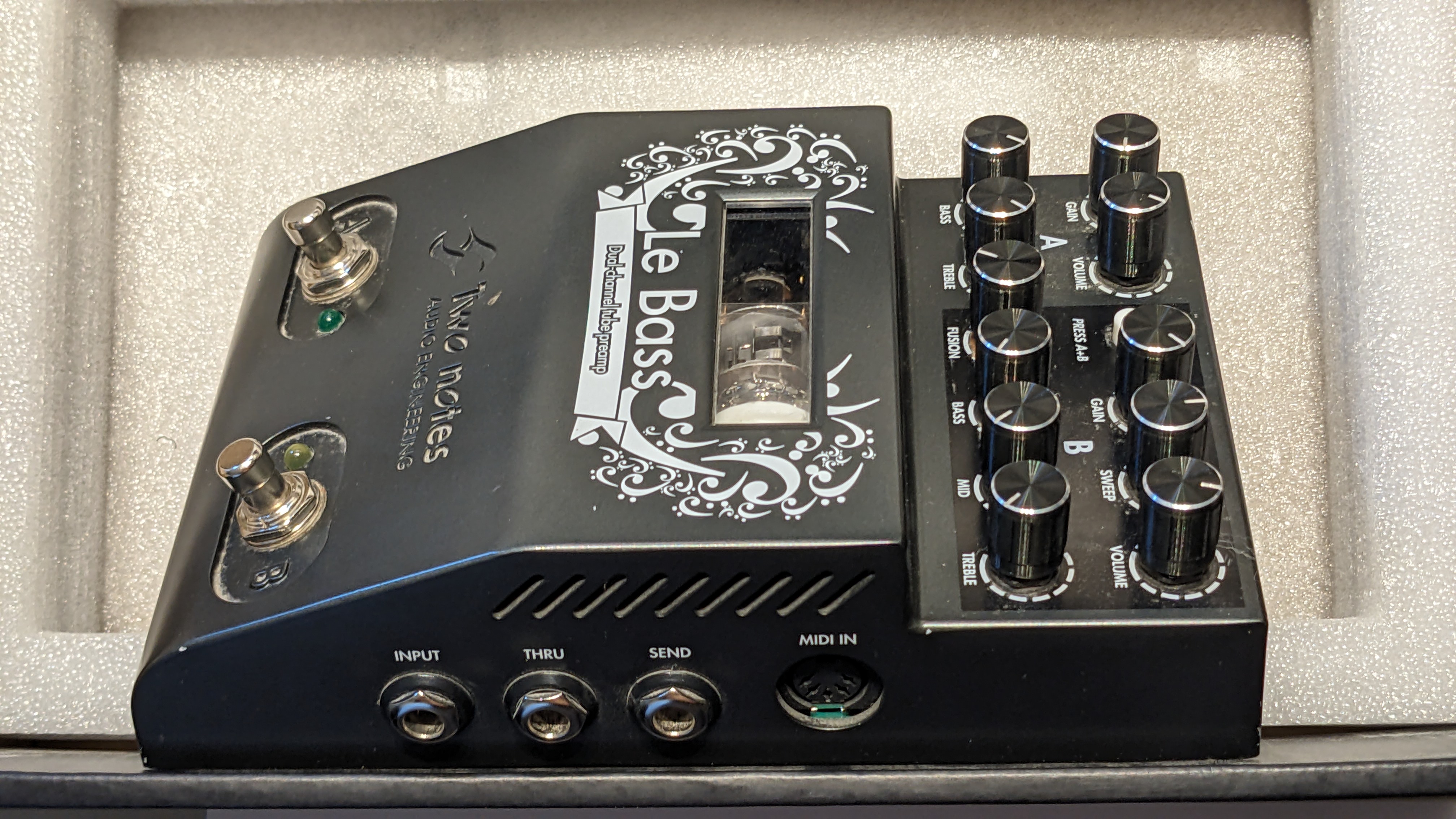 Le Bass - Two Notes Audio Engineering Le Bass - Audiofanzine