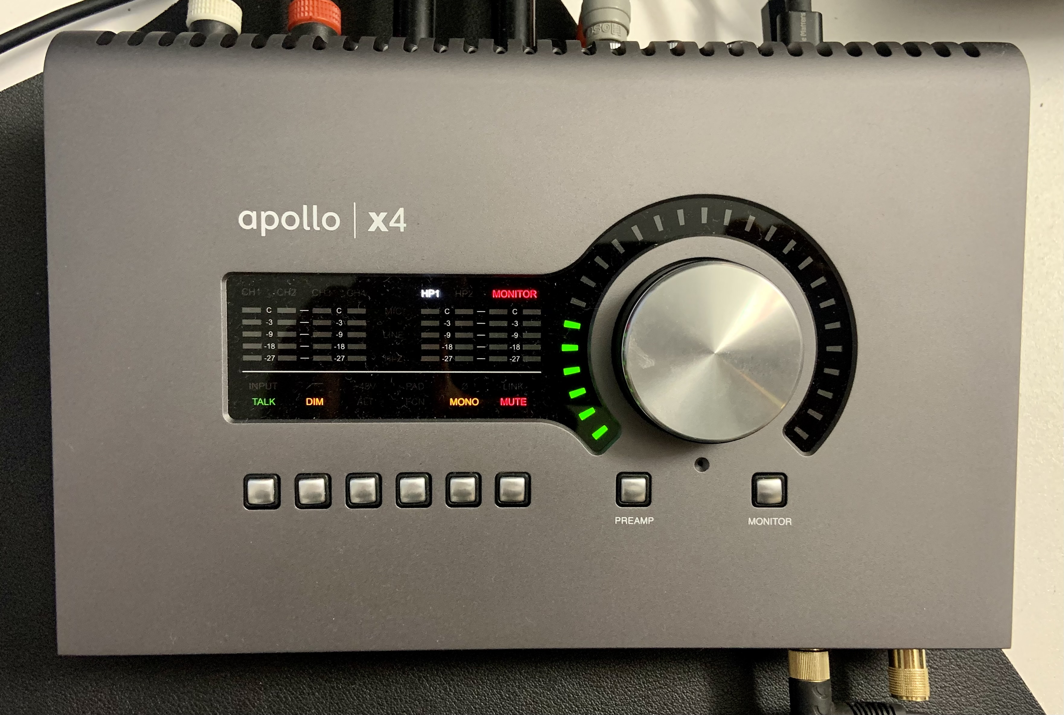 Apollo x4 - Universal Audio Apollo x4 - Audiofanzine