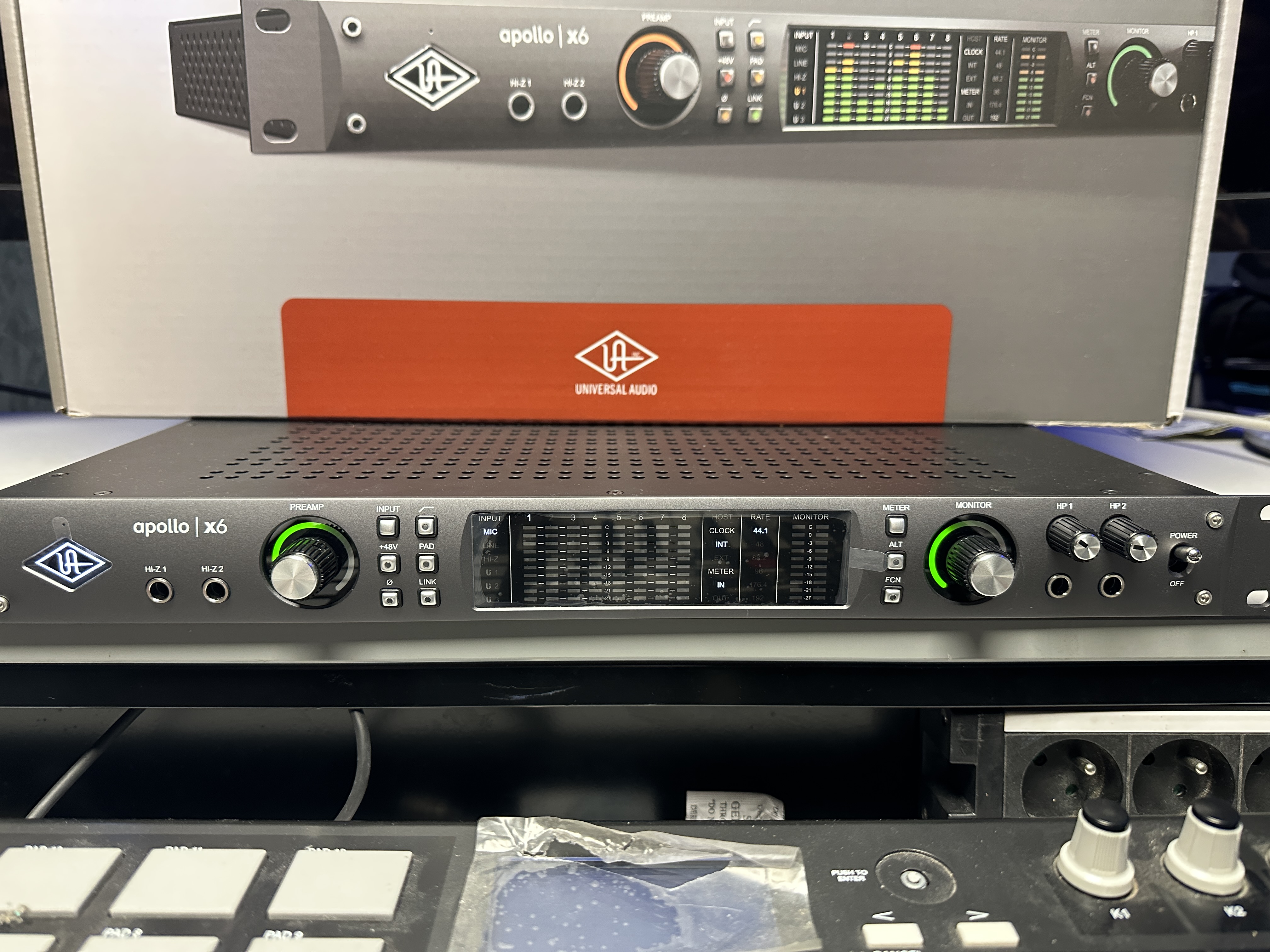Apollo x6 - Universal Audio Apollo x6 - Audiofanzine