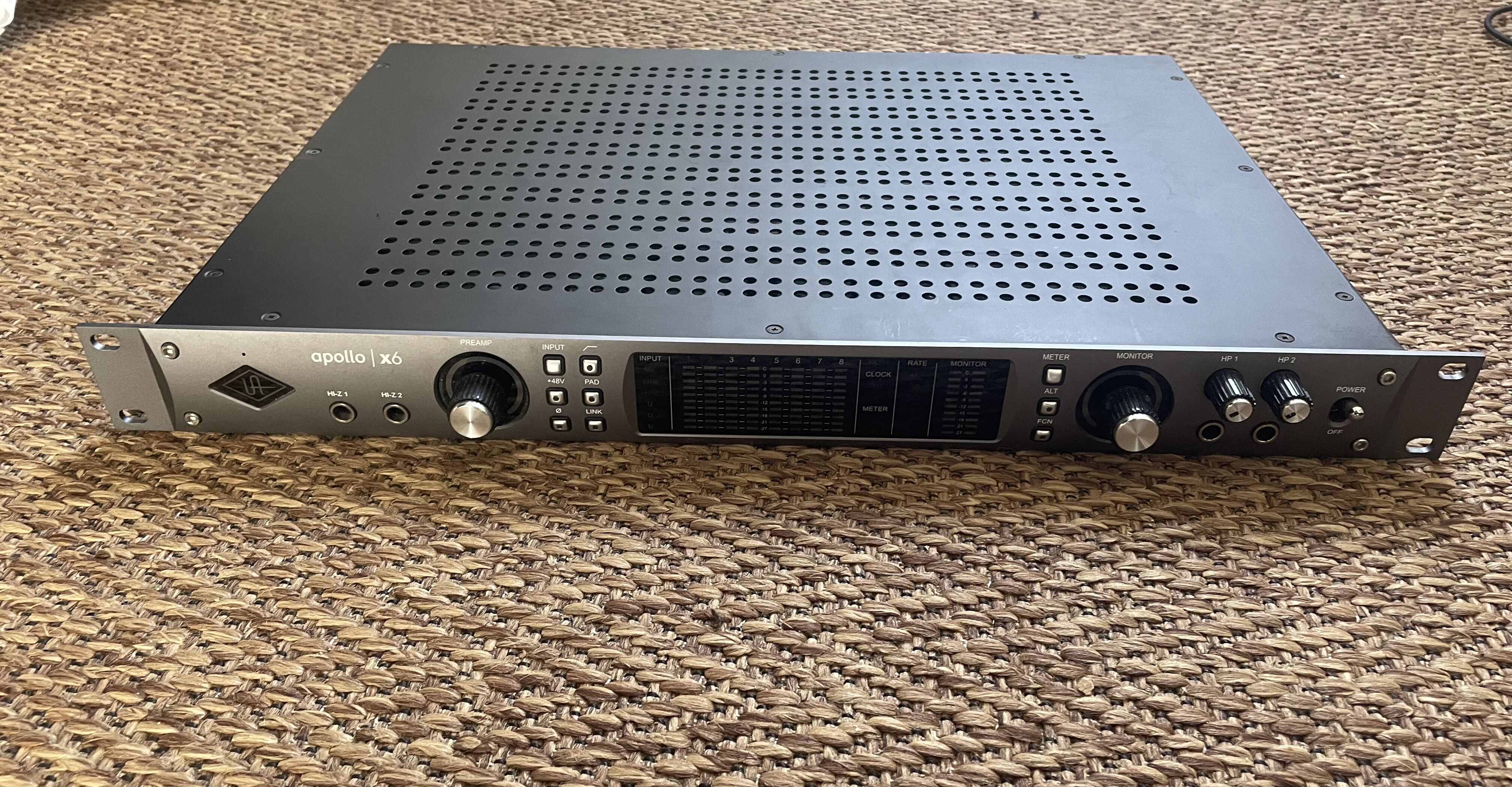 Apollo x6 - Universal Audio Apollo x6 - Audiofanzine